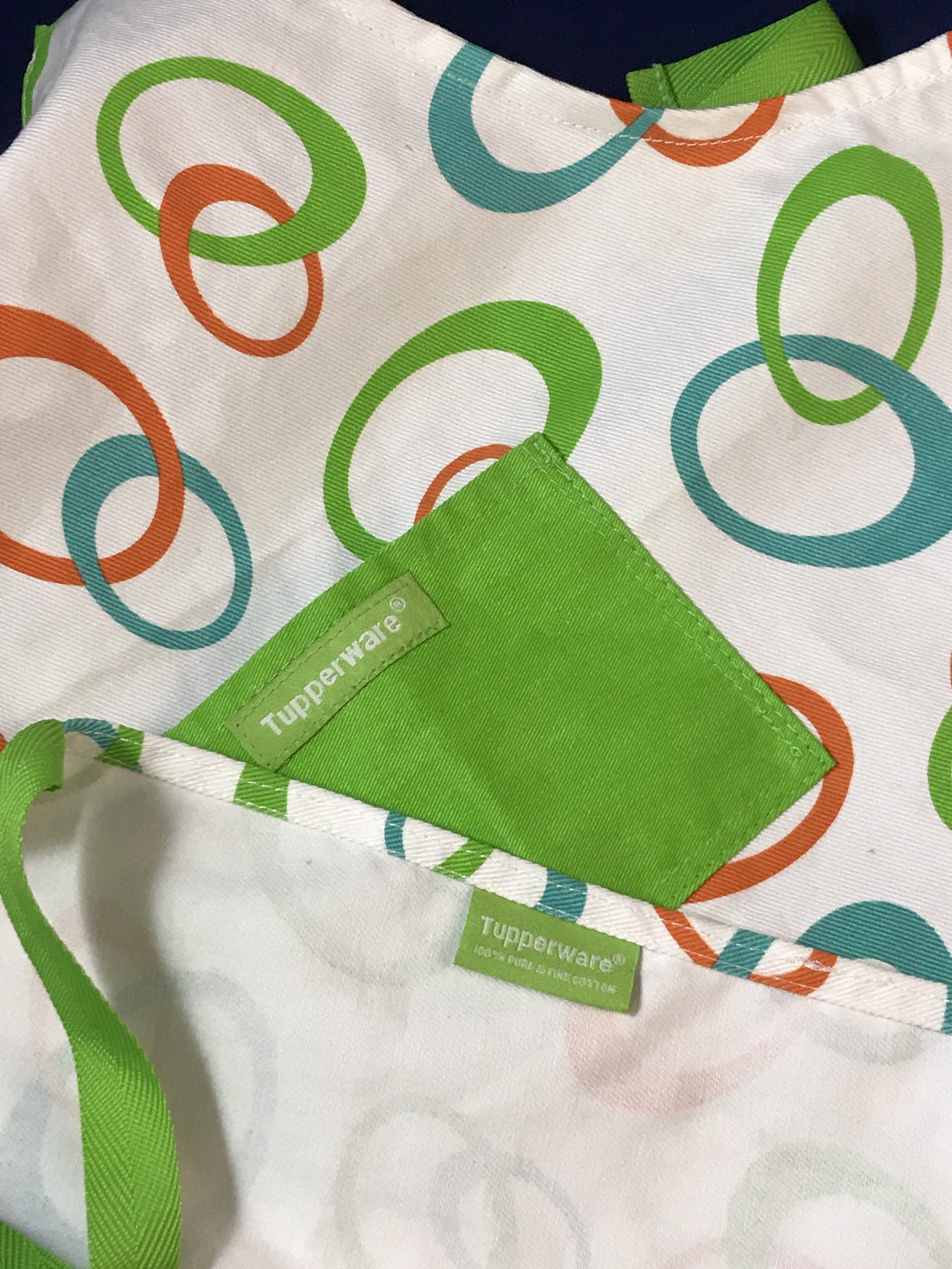 Tupperware Childrens Apron - Vintage Keepsakes