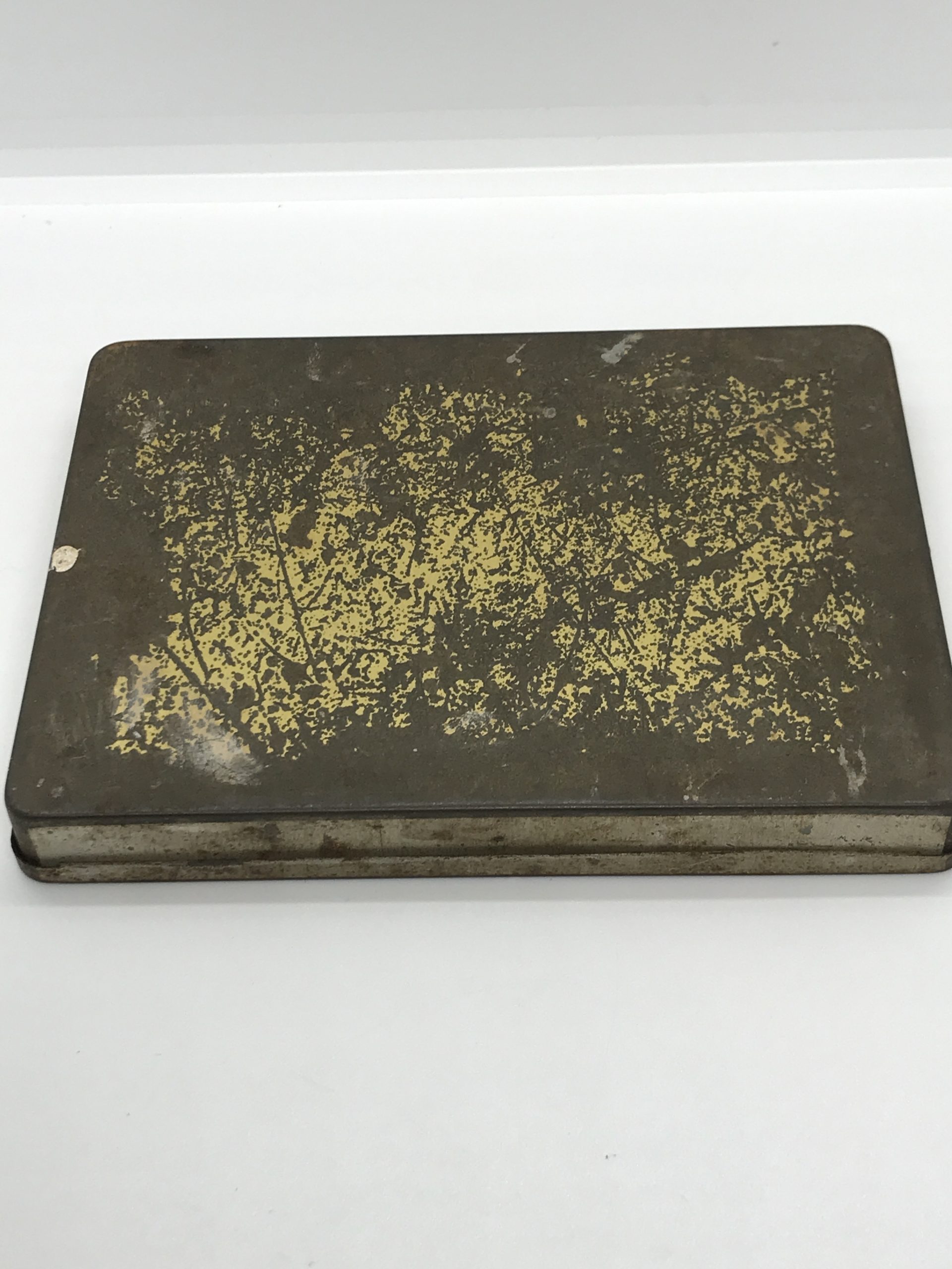 Turf Cigarettes Tin - Vintage Keepsakes