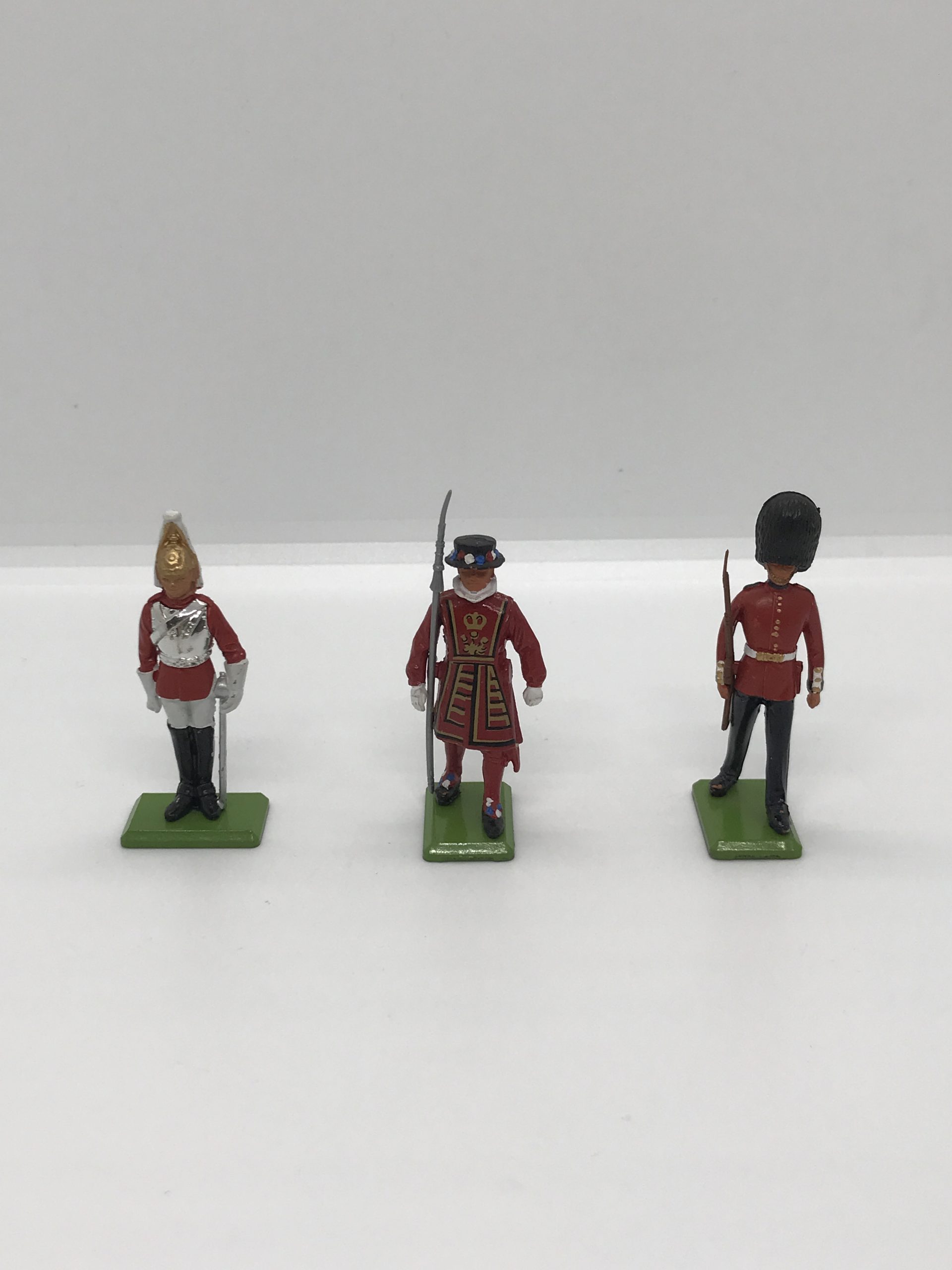 3 x Lead Soldiers Britains Ltd - Palace Guard, Life Guard, Beefeater ...