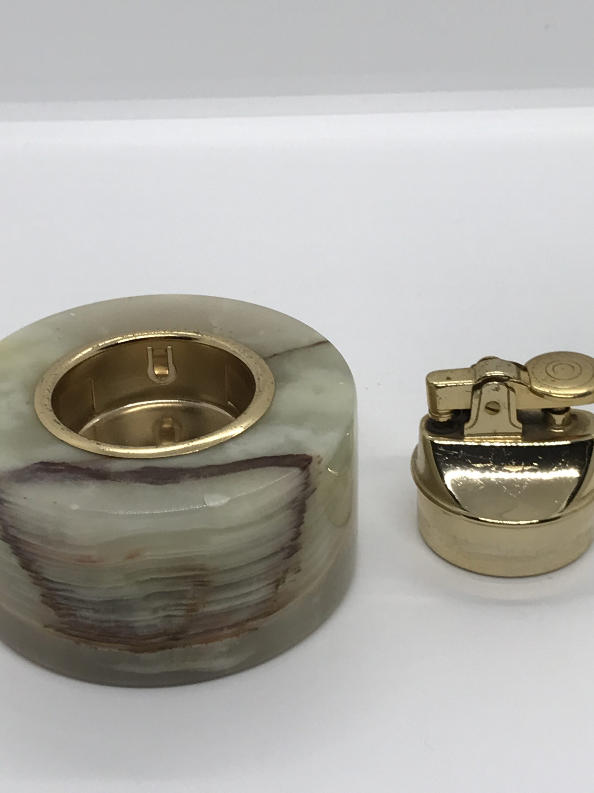 Round Marble Table Lighter - Vintage Keepsakes