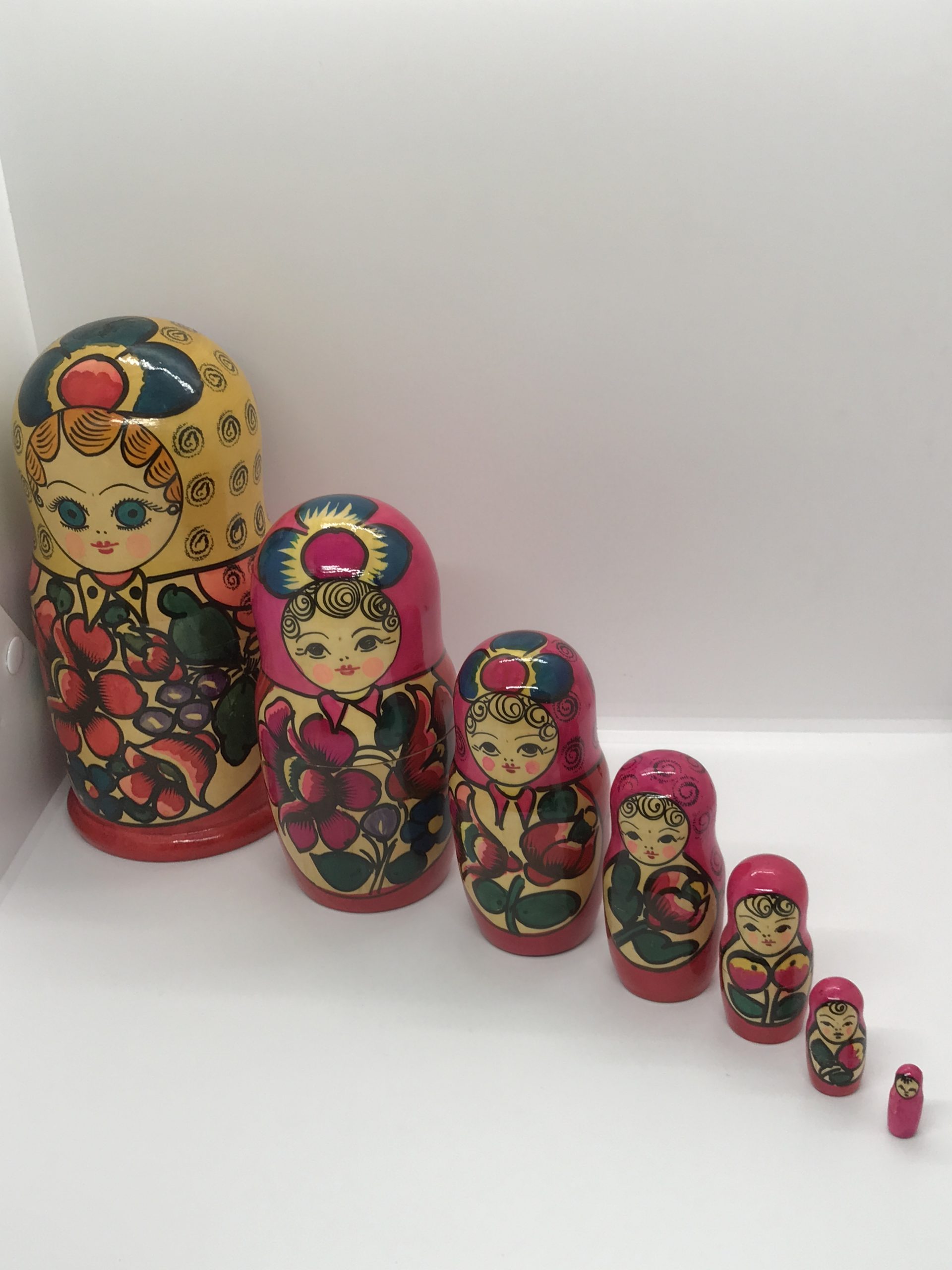 Vintage Set of 7 Russian Wooden Nesting Matryoshka Dolls. Largest 21cm ...