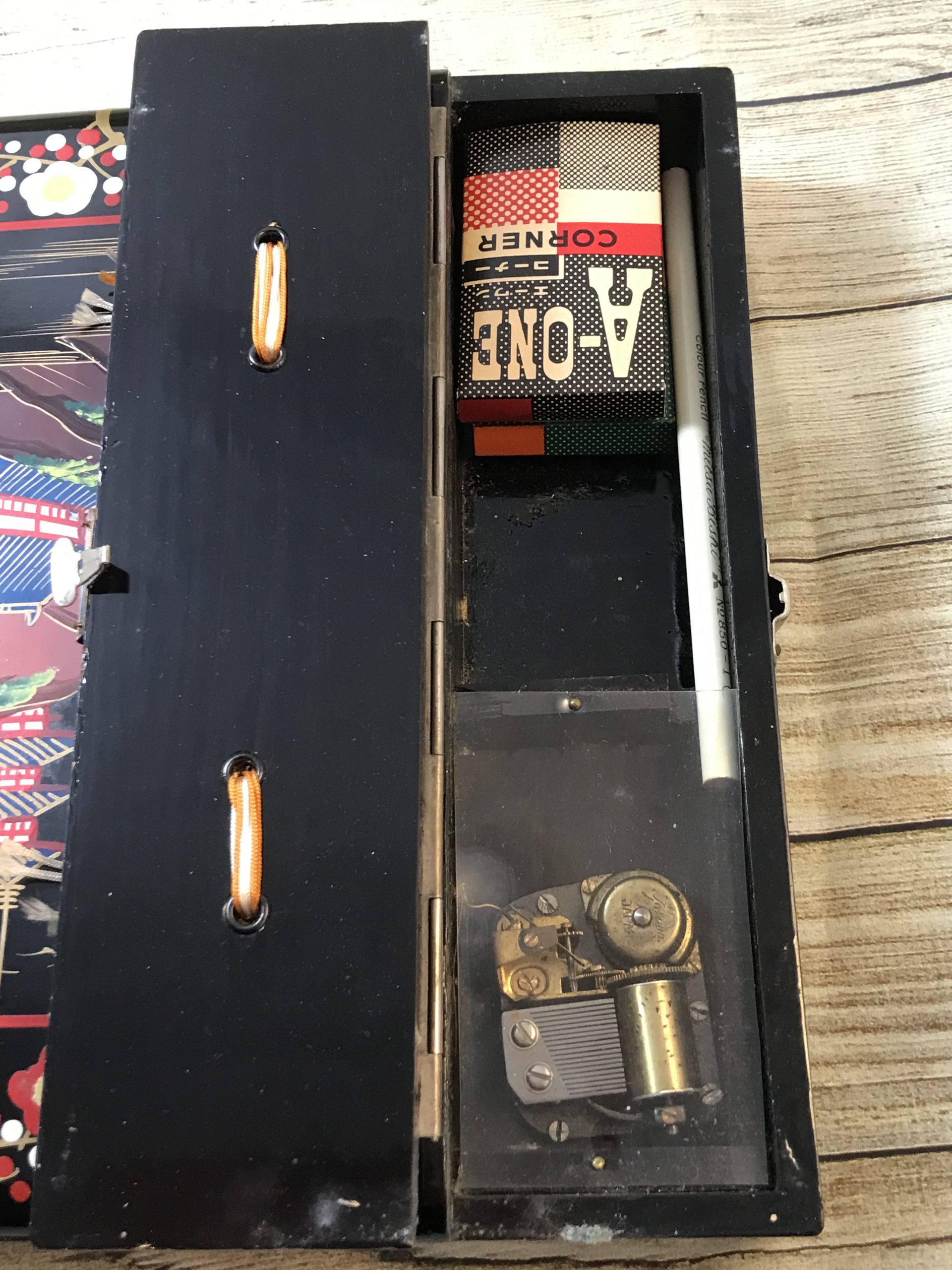 Oriental Musical Photo Album (approx 27x44cm) - Vintage Keepsakes