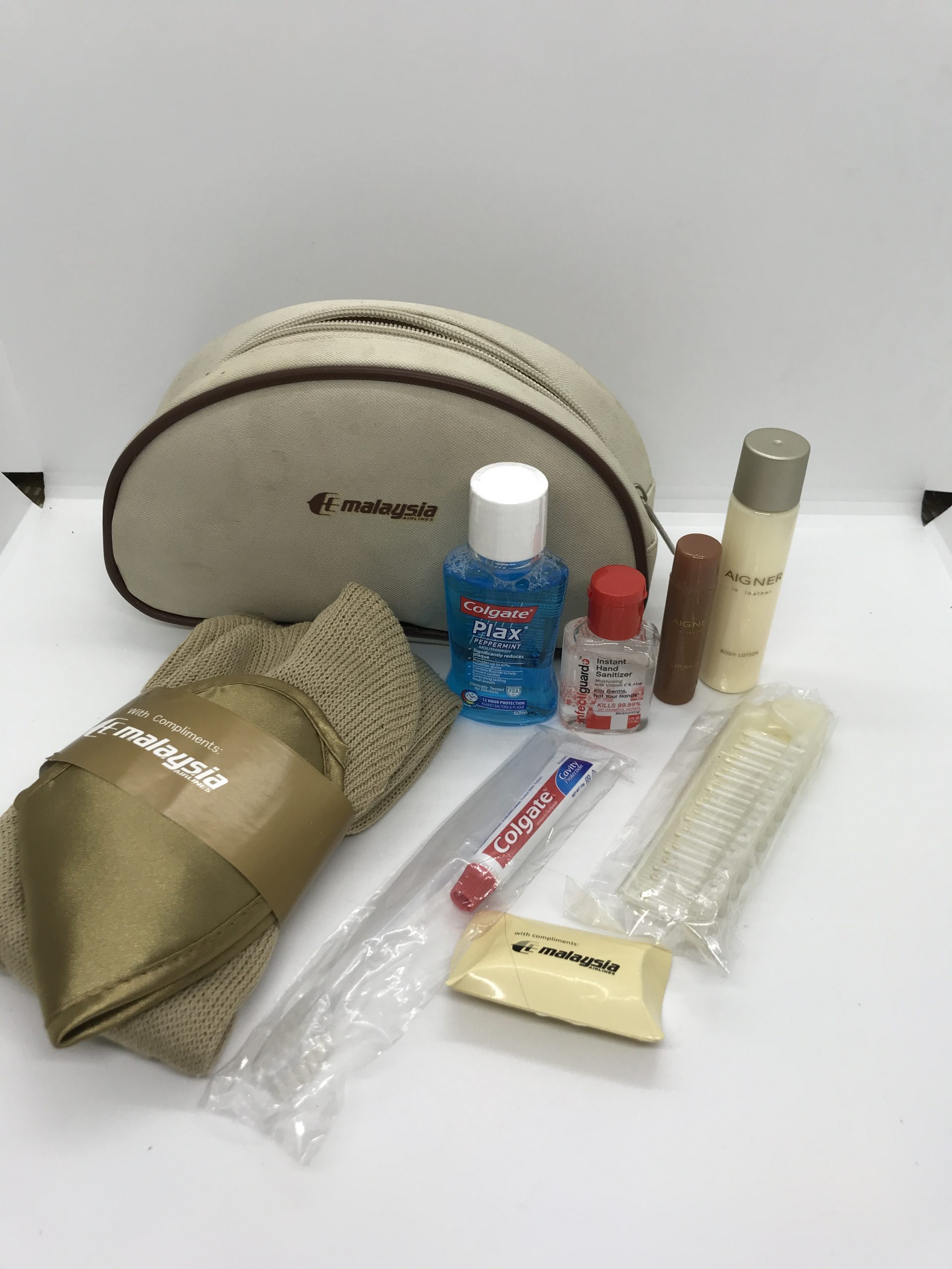 Vintage Malaysia Airlines Vanity Pack - Vintage Keepsakes