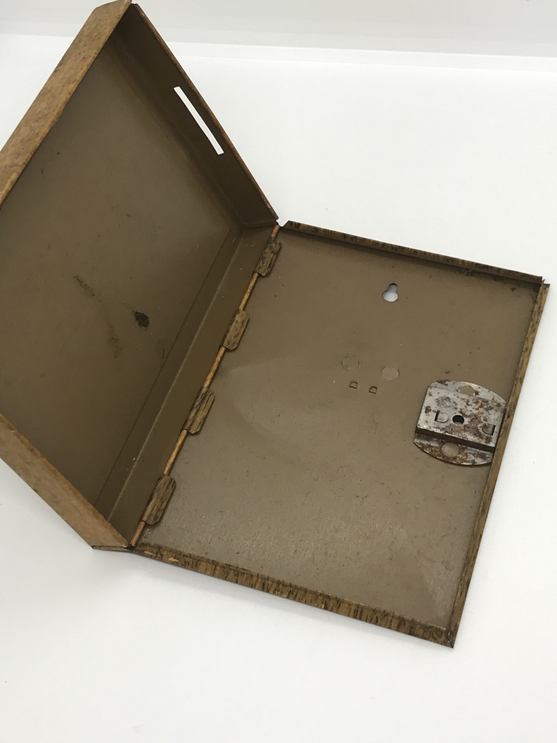 Vintage Chad Valley Tin Money Box No 10166 (no key) - Vintage Keepsakes