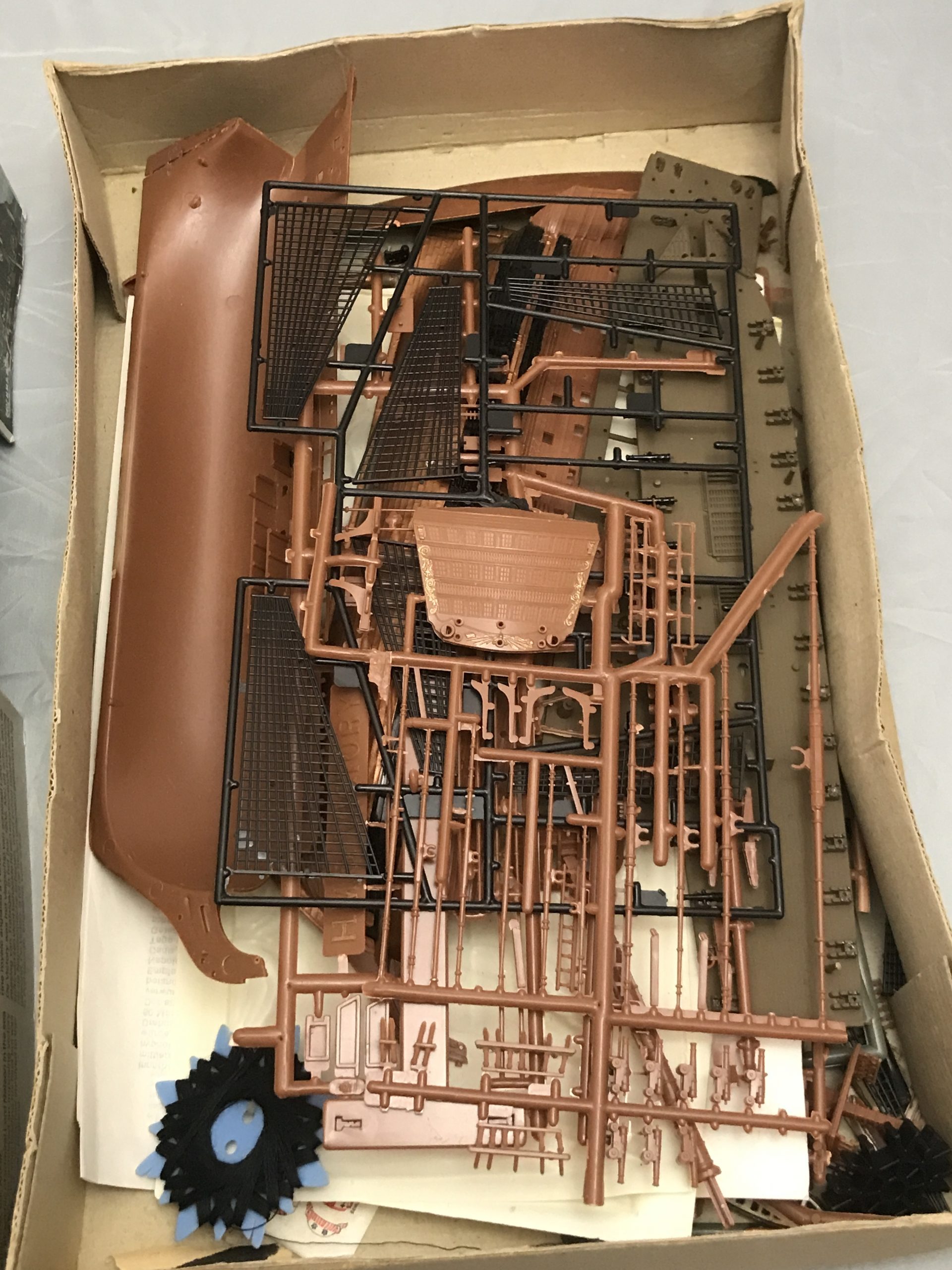 Revell HMS Victory 1/146 scale Model Kit - Vintage Keepsakes