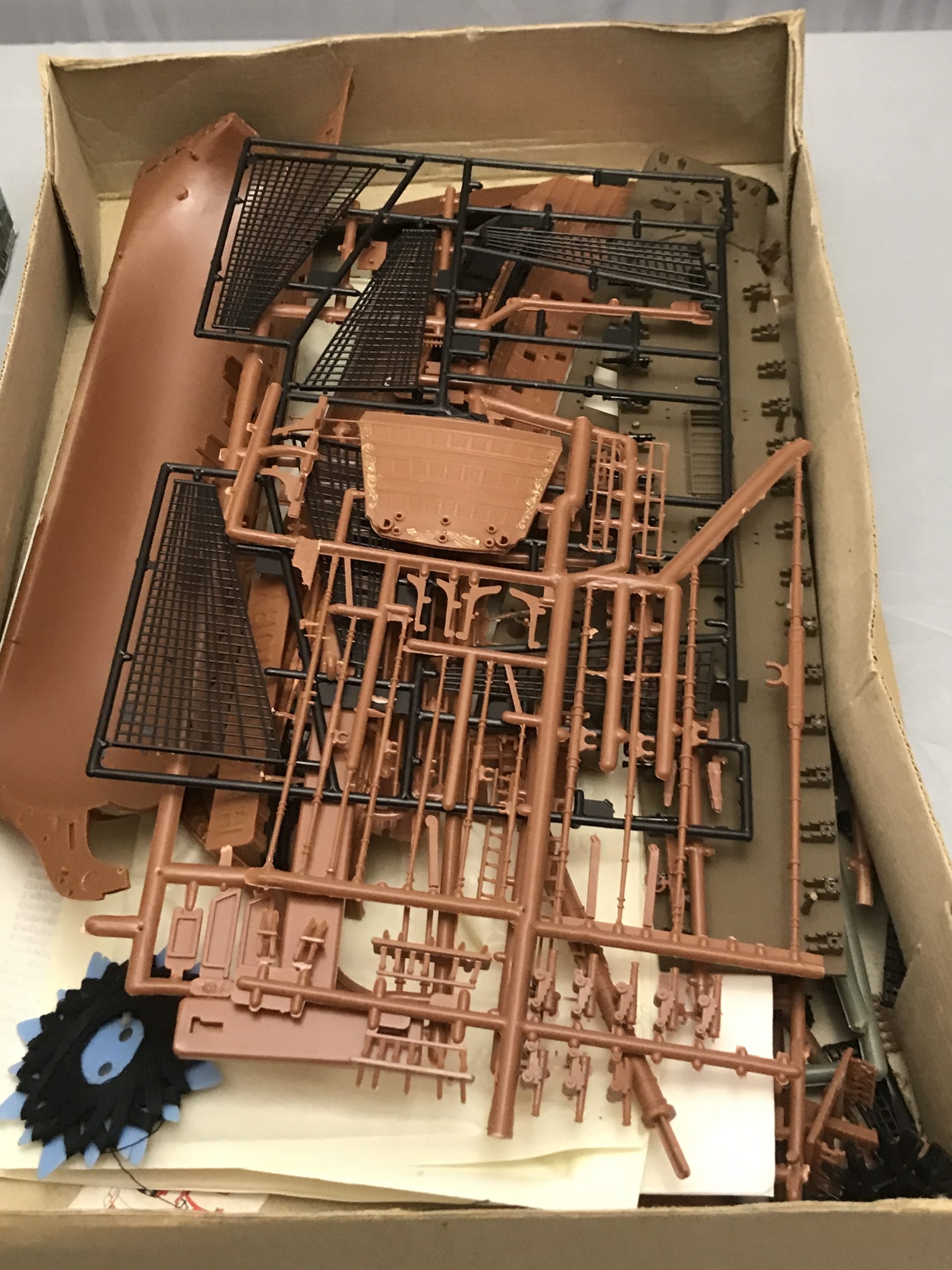 Revell HMS Victory 1/146 scale Model Kit - Vintage Keepsakes