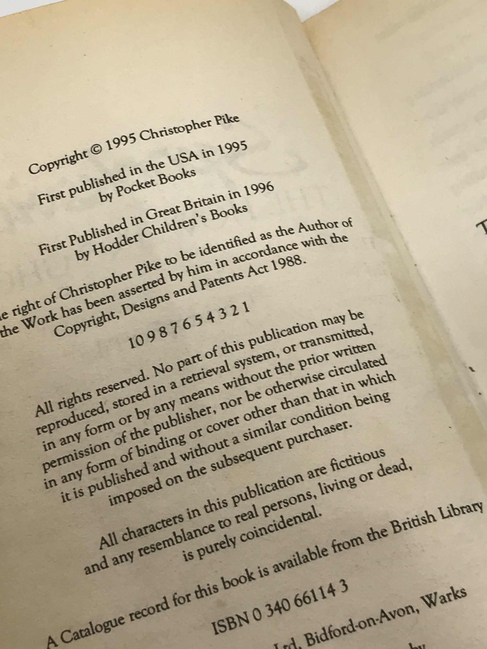 Spooksville The Howling Ghost - Christopher Pike - Vintage Keepsakes