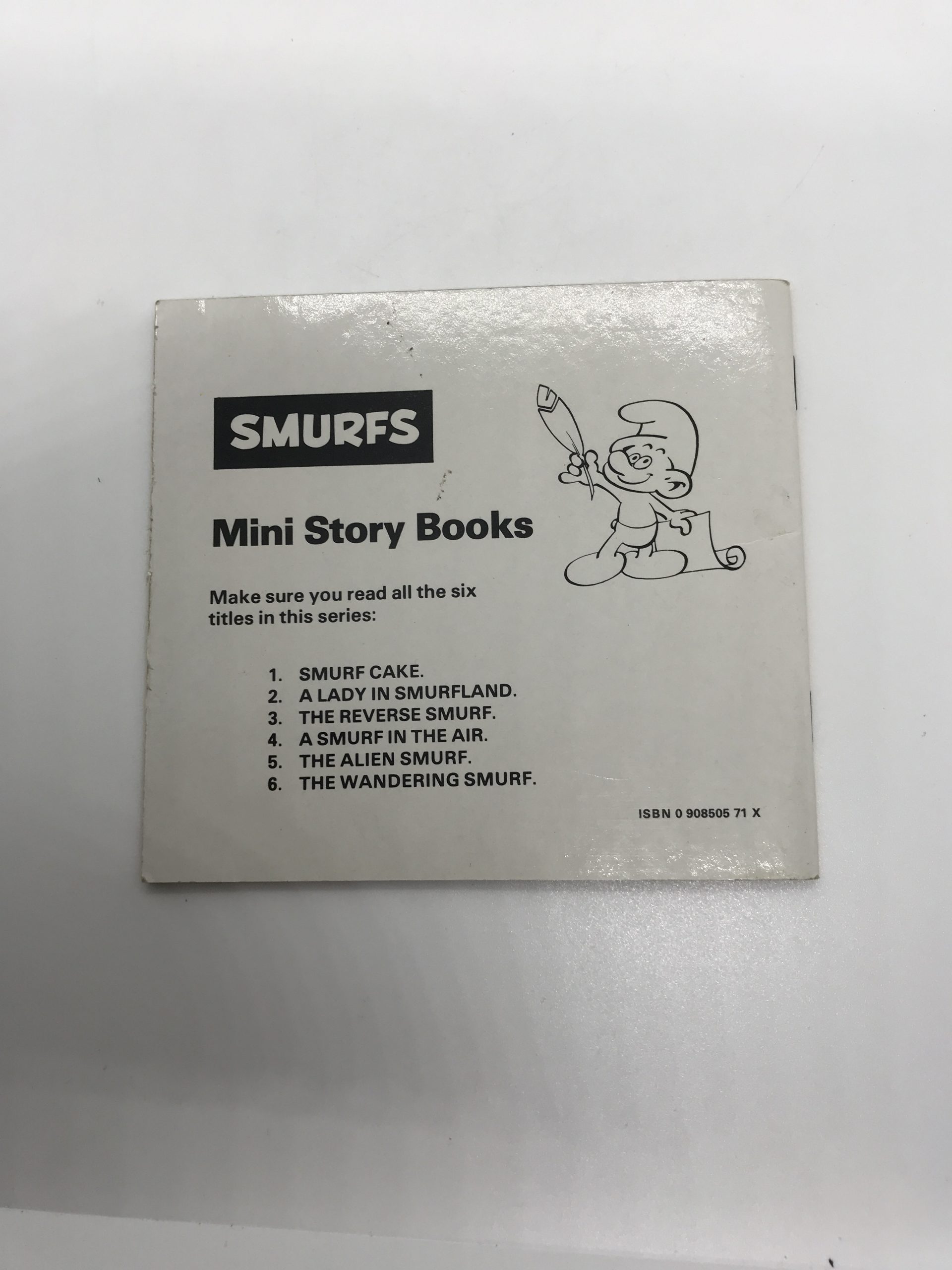 Smurfs Mini Story Book - The Alien Smurf 1981 - Vintage Keepsakes