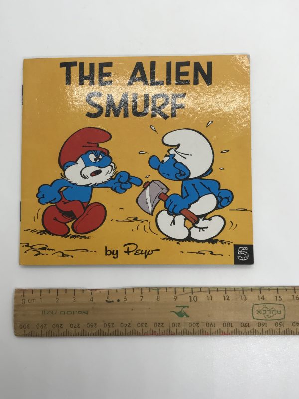 Smurfs Mini Story Book - The Alien Smurf 1981 - Vintage Keepsakes