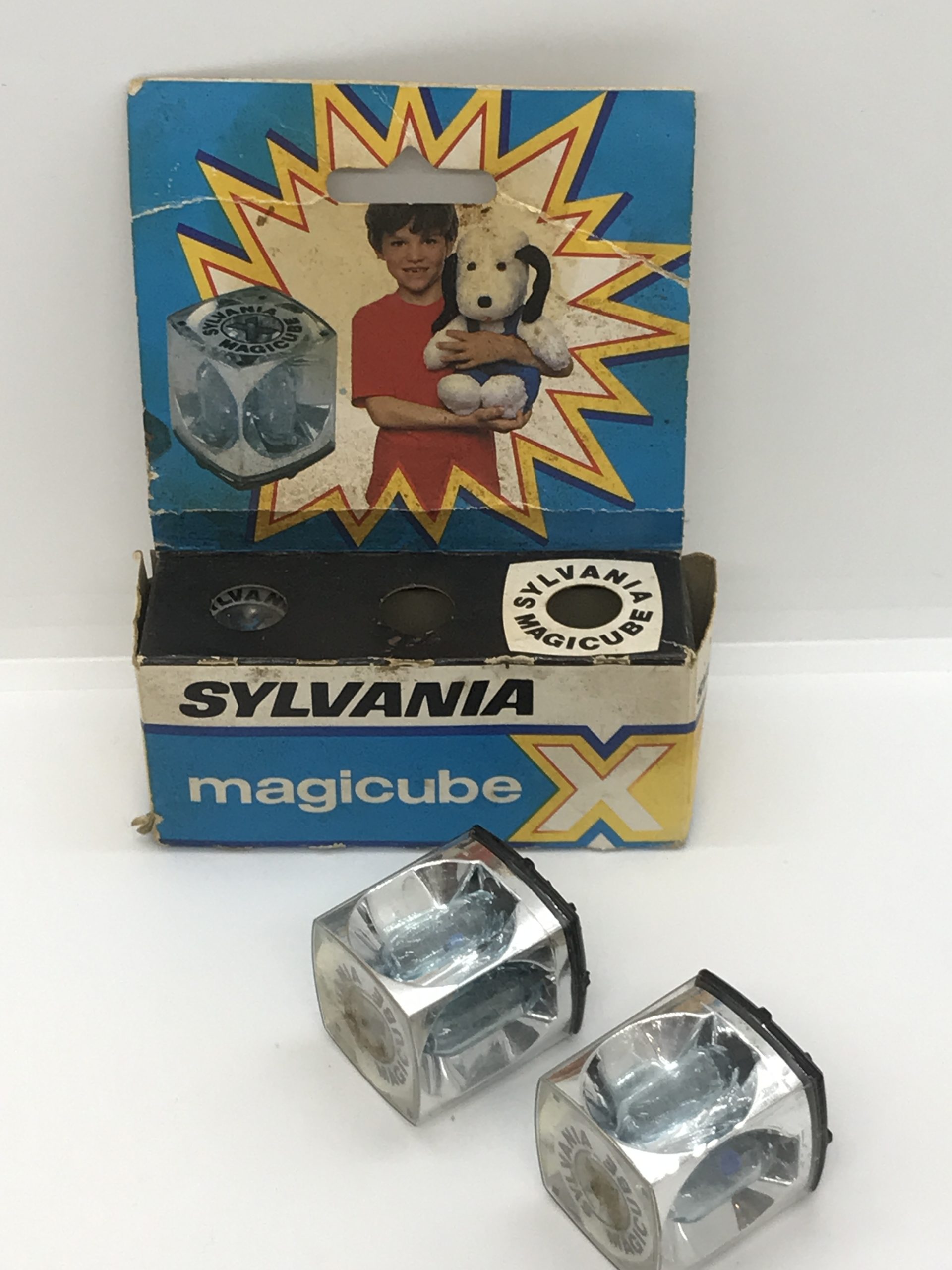 Sylvania Magicube X Flash 12 Lamp - Vintage Keepsakes