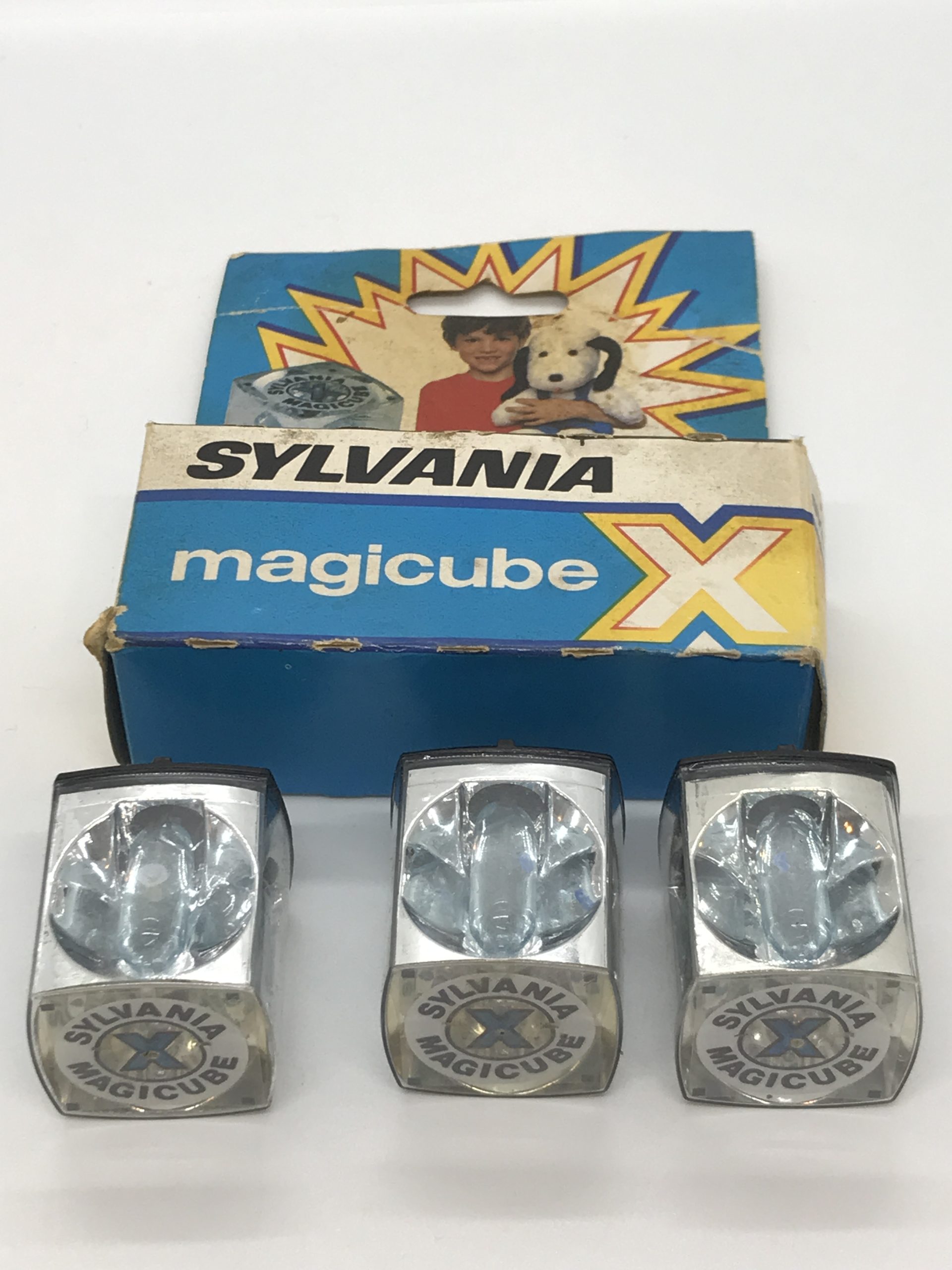 Sylvania Magicube X Flash 12 Lamp - Vintage Keepsakes