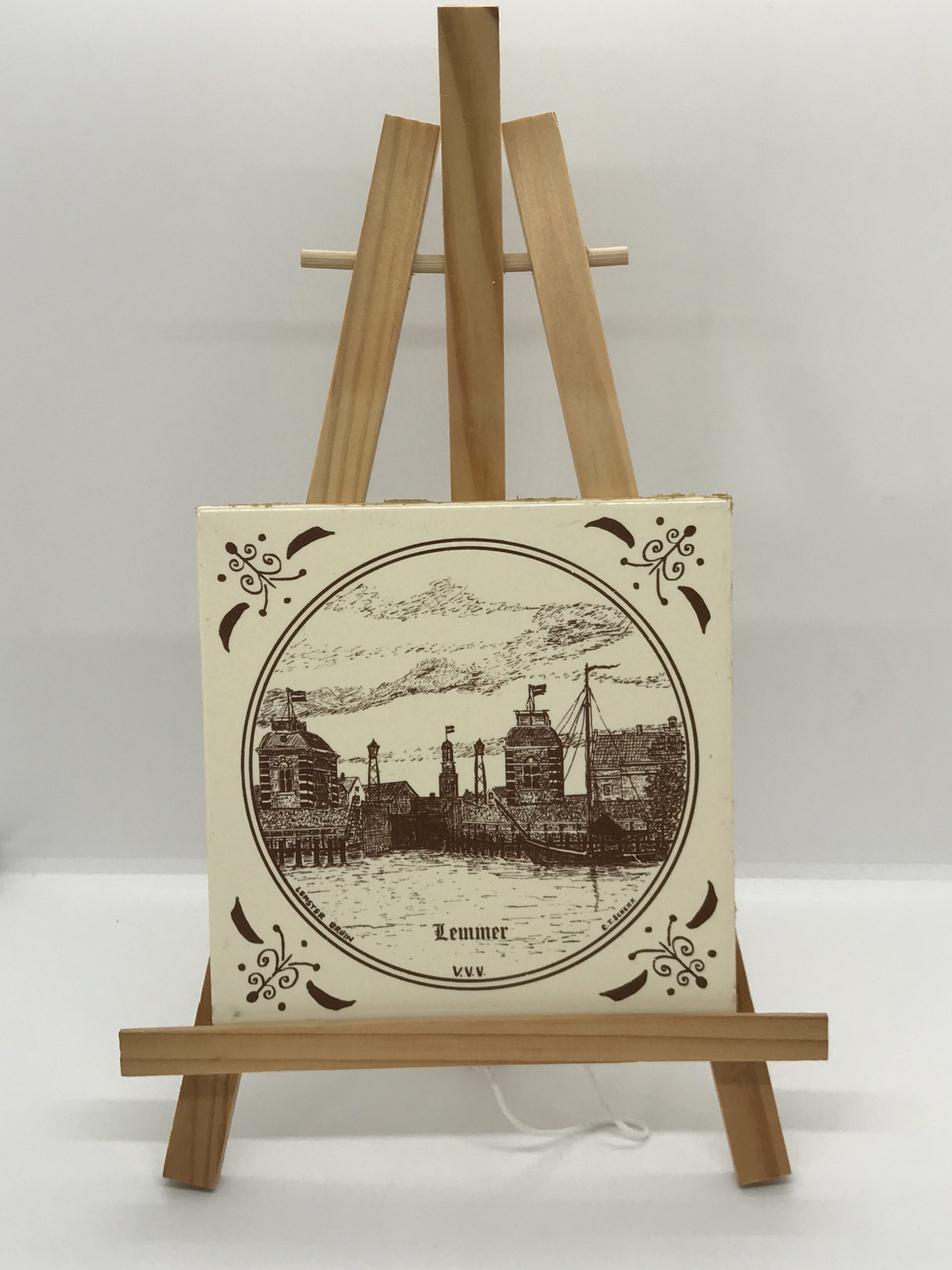 Hemiksen Tile (Sphinx) Made in Holland of Lemmer - Vintage Keepsakes