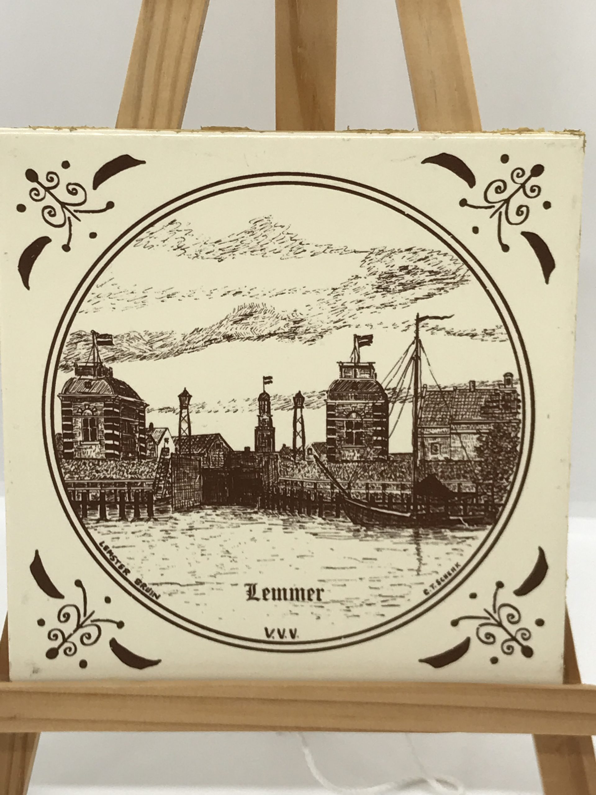 Hemiksen Tile (Sphinx) Made in Holland of Lemmer - Vintage Keepsakes