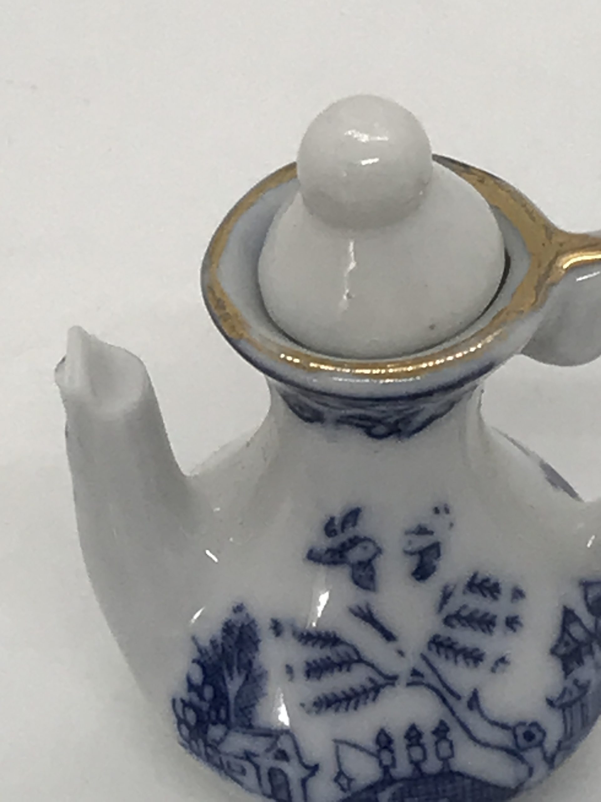 Miniature Tea Set Blue WIllow Pattern (5 piece set) - Vintage Keepsakes