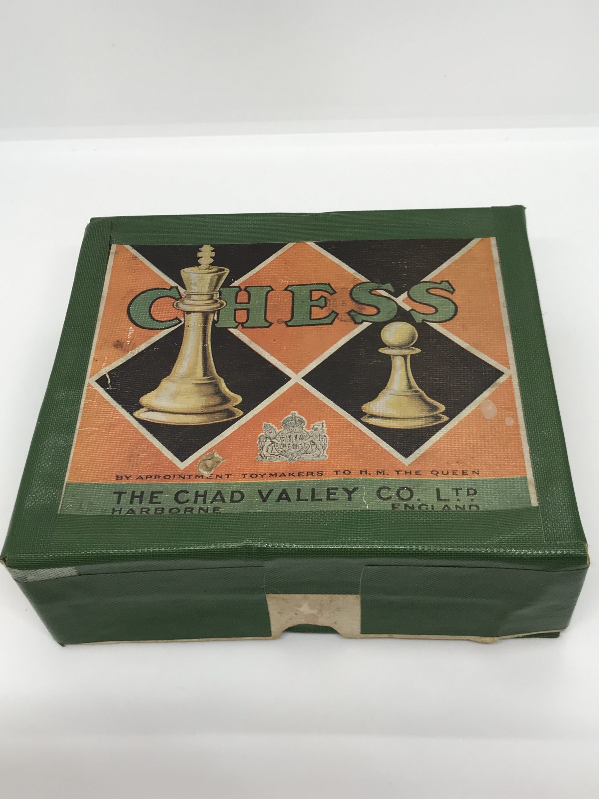 The Chad Valley Co Ltd Chess Pieces (Full Set) - Vintage Keepsakes