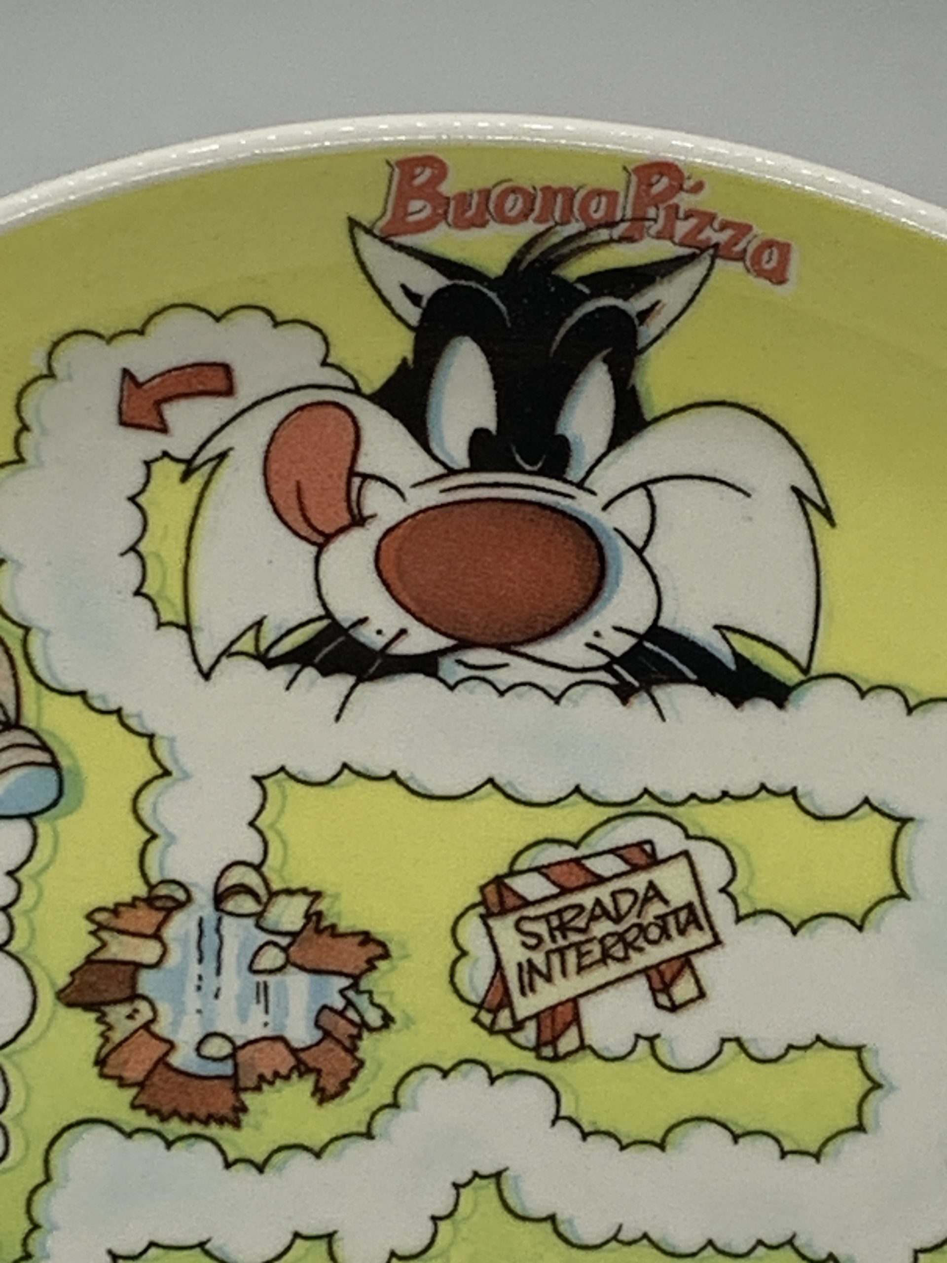 Ceraminter Warner Bros Maze Pizza Plate 26cm - Vintage Keepsakes