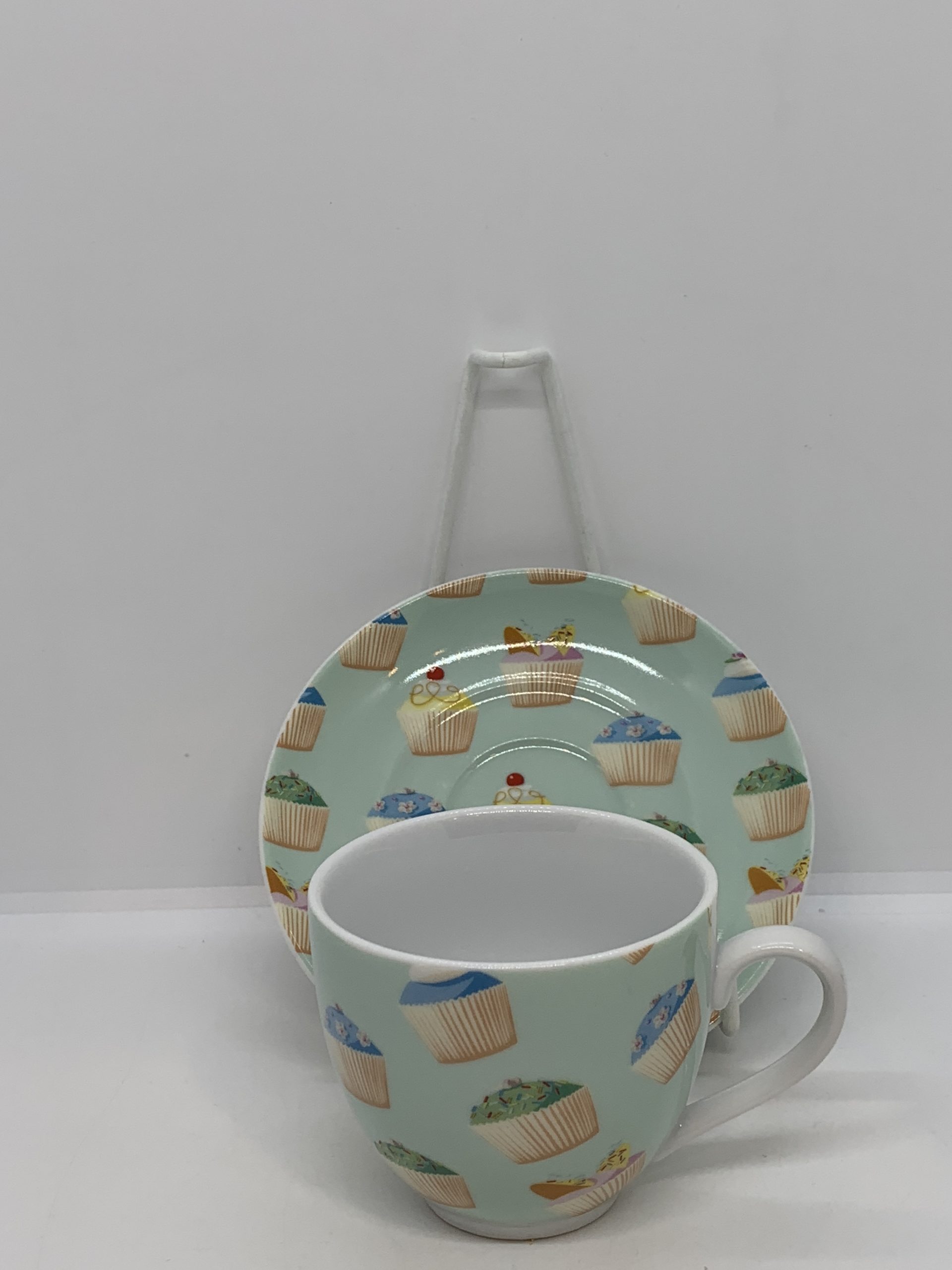 Robert Gordon Pottery Vanilla Bakery Cup and Saucer - Vintage Keepsakes