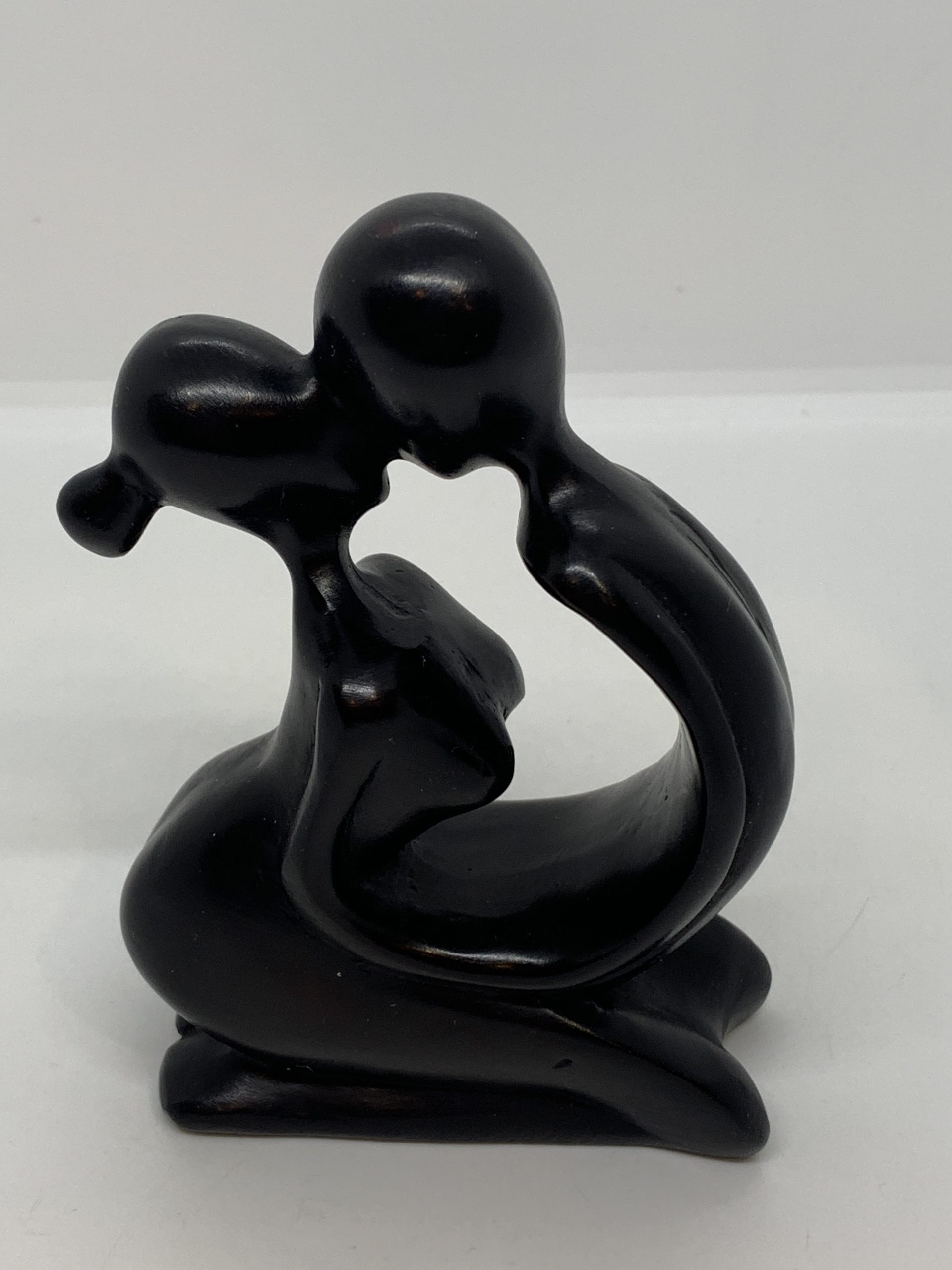 Kissing Couple Figurine Abstract Lovers Statue Resin 14cm high ...