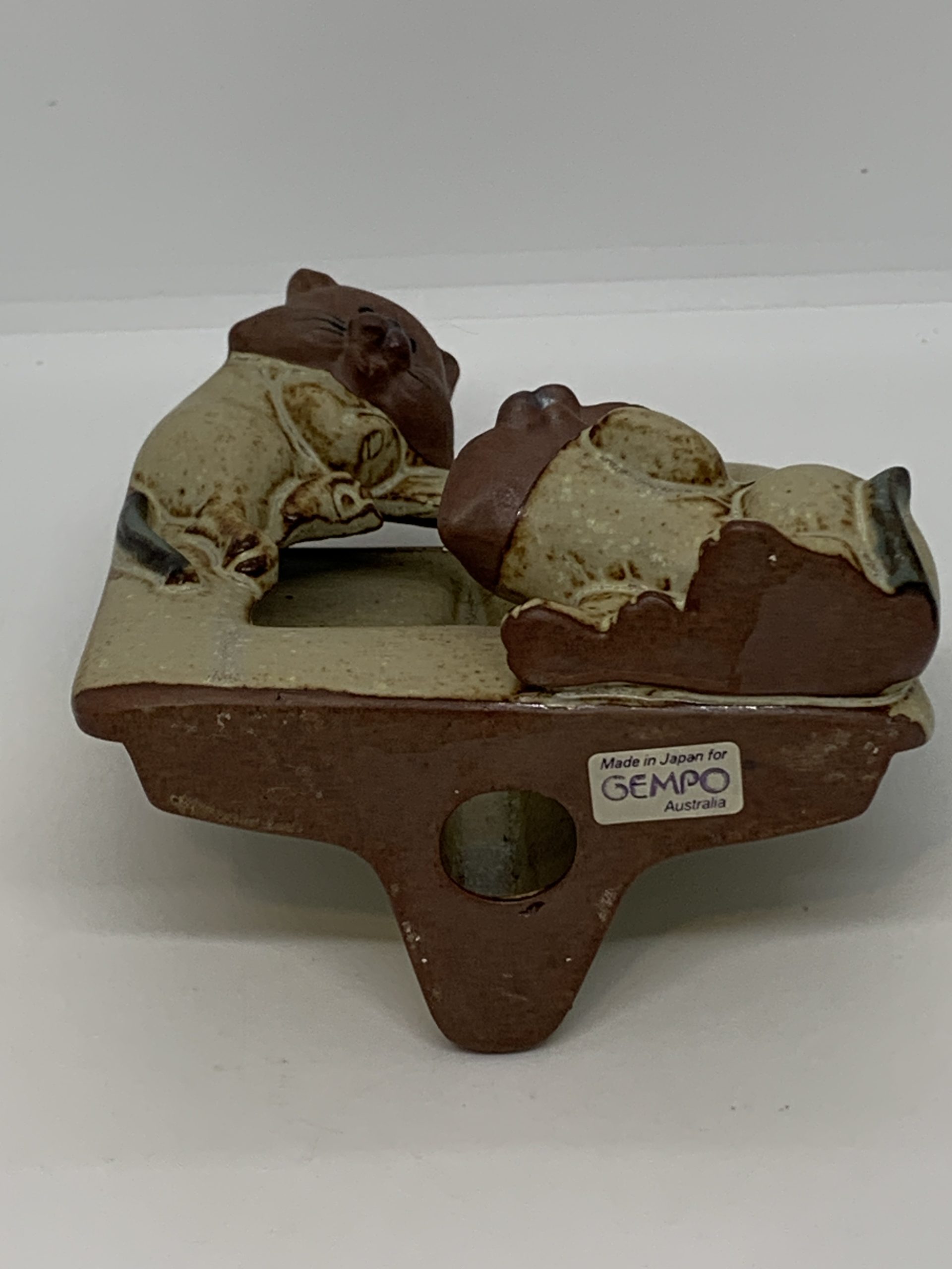 Vintage Gempo Pottery Picture Frame with Cats (9x7xm) - Vintage Keepsakes