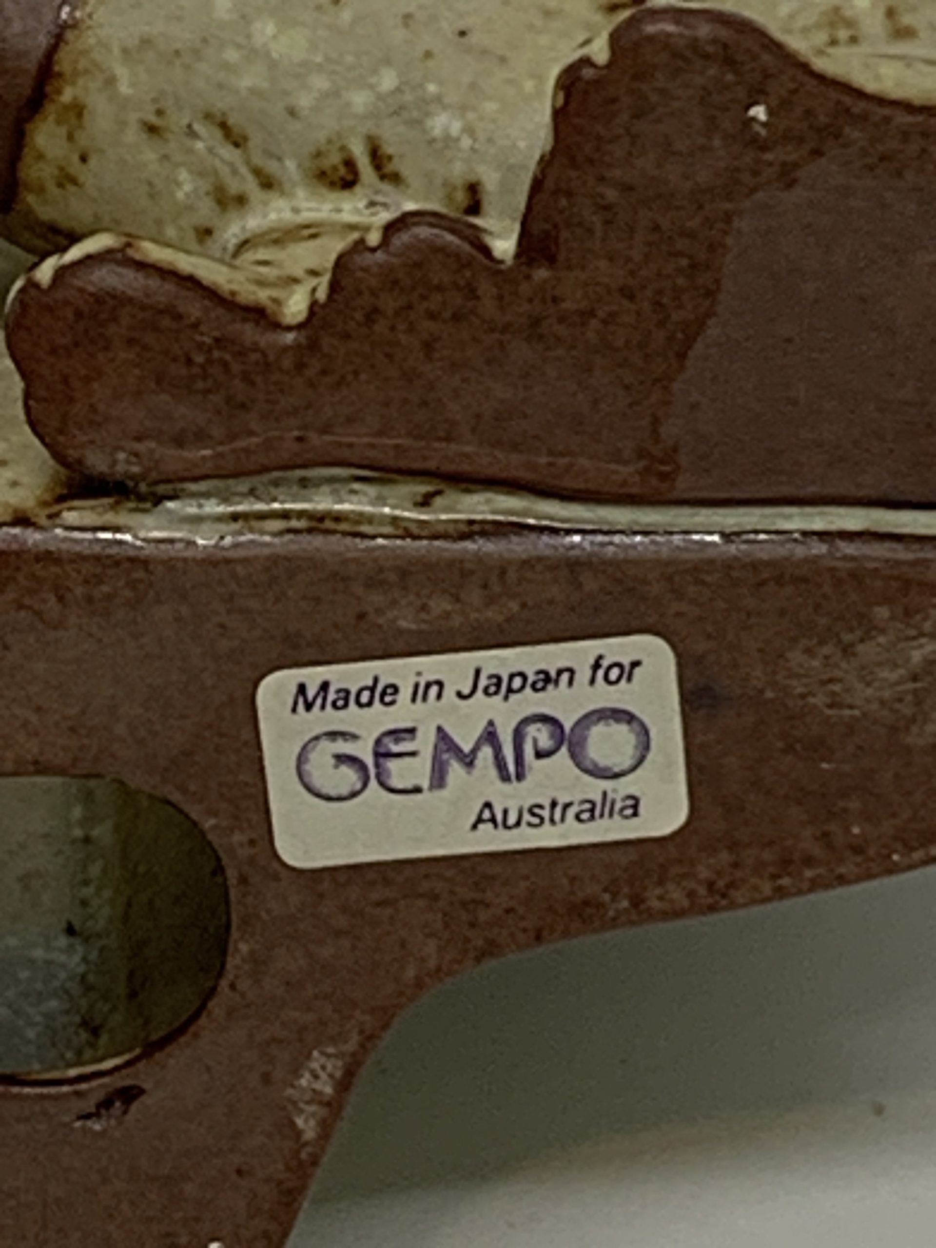 Vintage Gempo Pottery Picture Frame with Cats (9x7xm) - Vintage Keepsakes