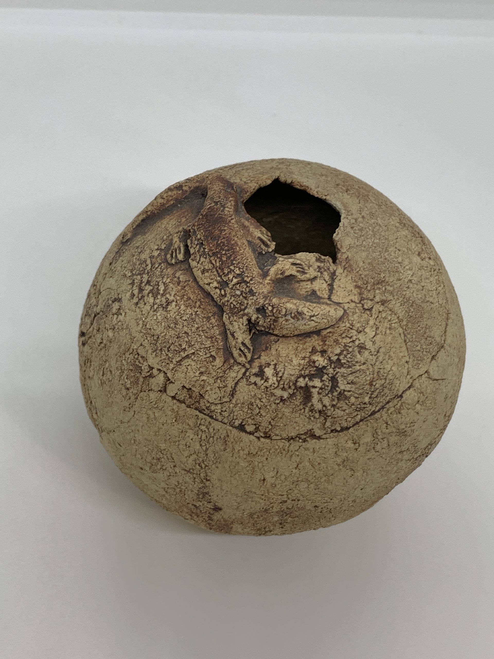 Spherical Hand Coiled Pottery Vase with Lizard 10cm - Vintage Keepsakes