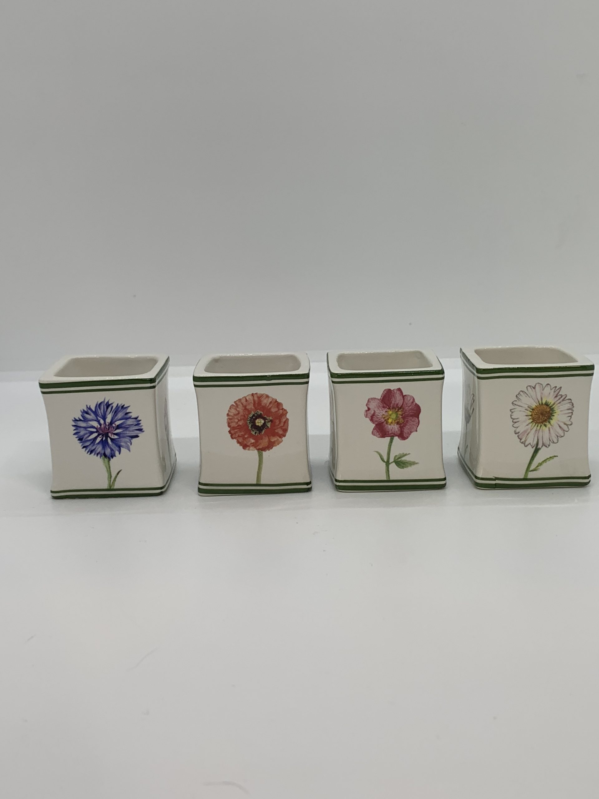 Villeroy and Boch Flora Pattern Set of 4 Square Napkin Rings. Made in ...