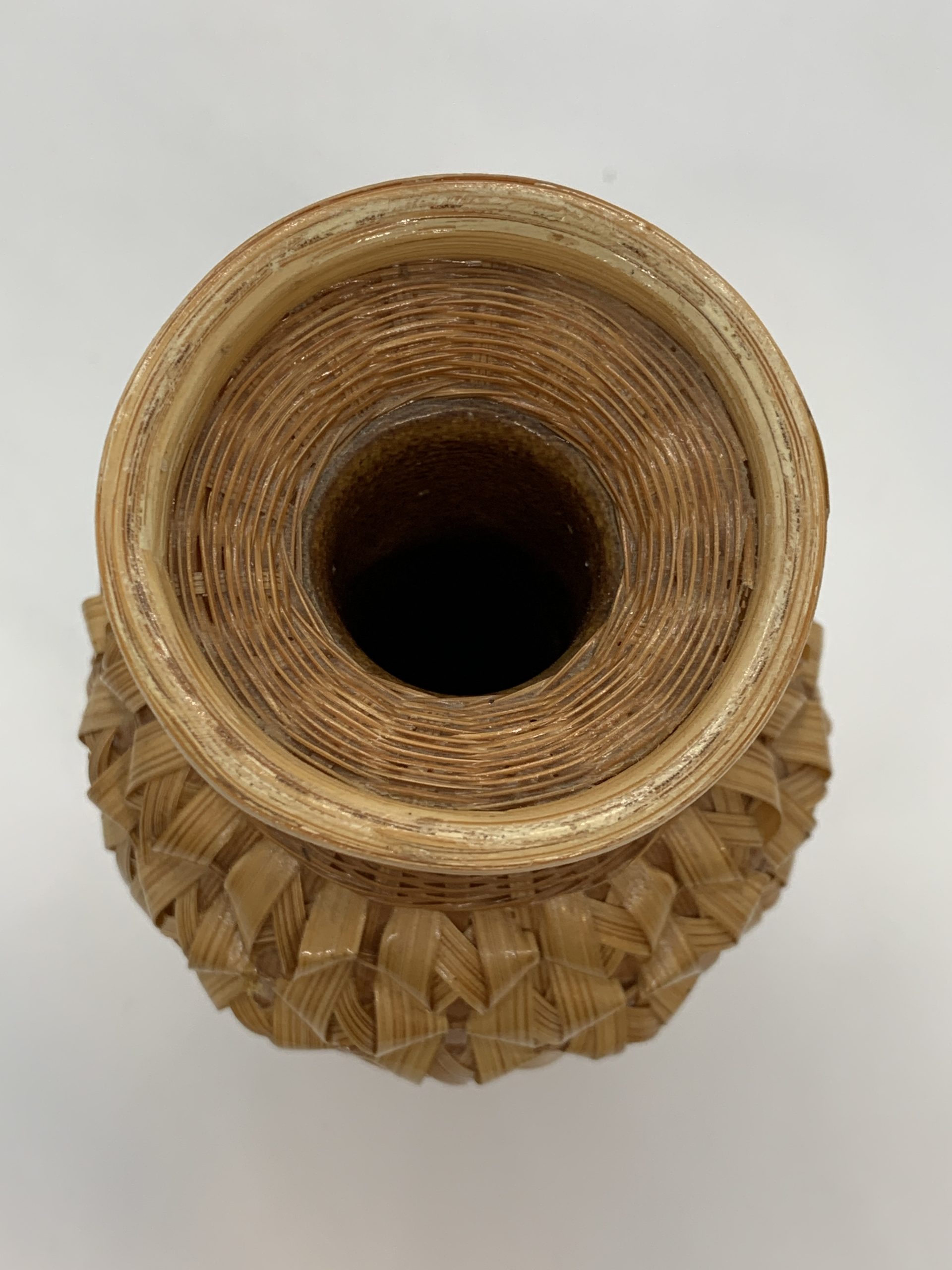 Cane Wicker Vase 16cm - Vintage Keepsakes