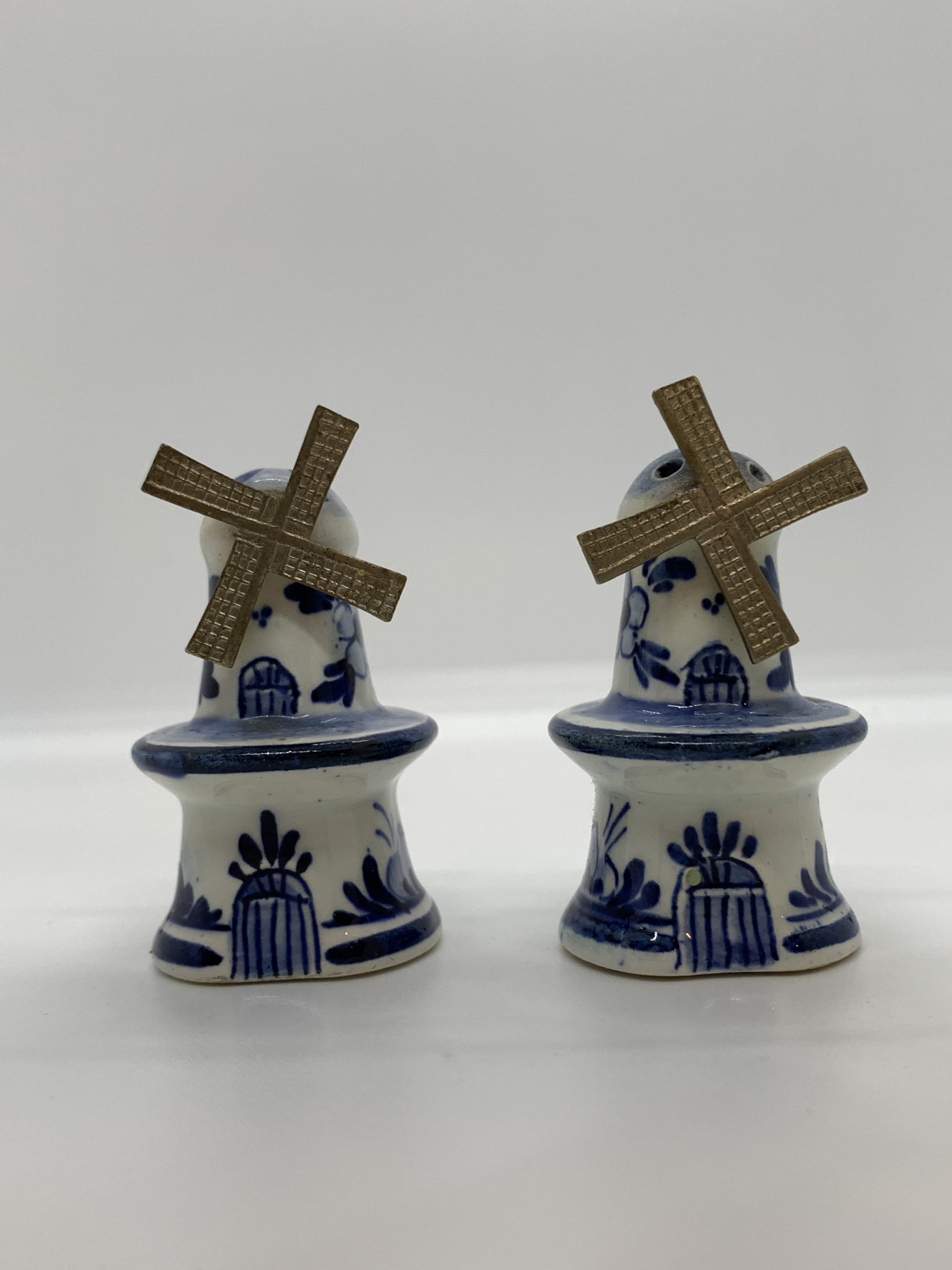 Delft Holland Salt and Pepper with Spinning Metal Windmill 5cm high ...