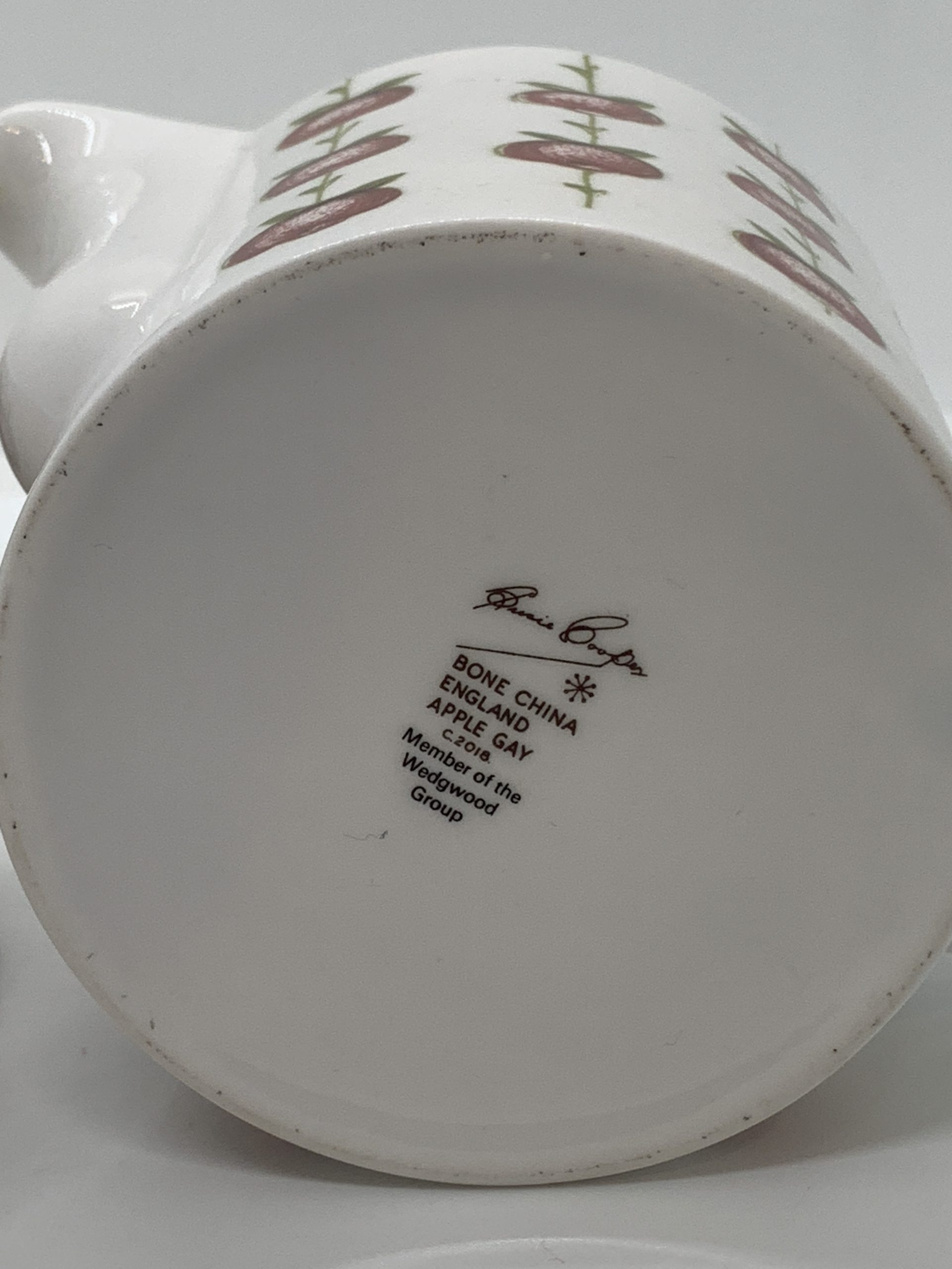 Susie Cooper Bone China Apple Gay Coffee Set - Vintage Keepsakes