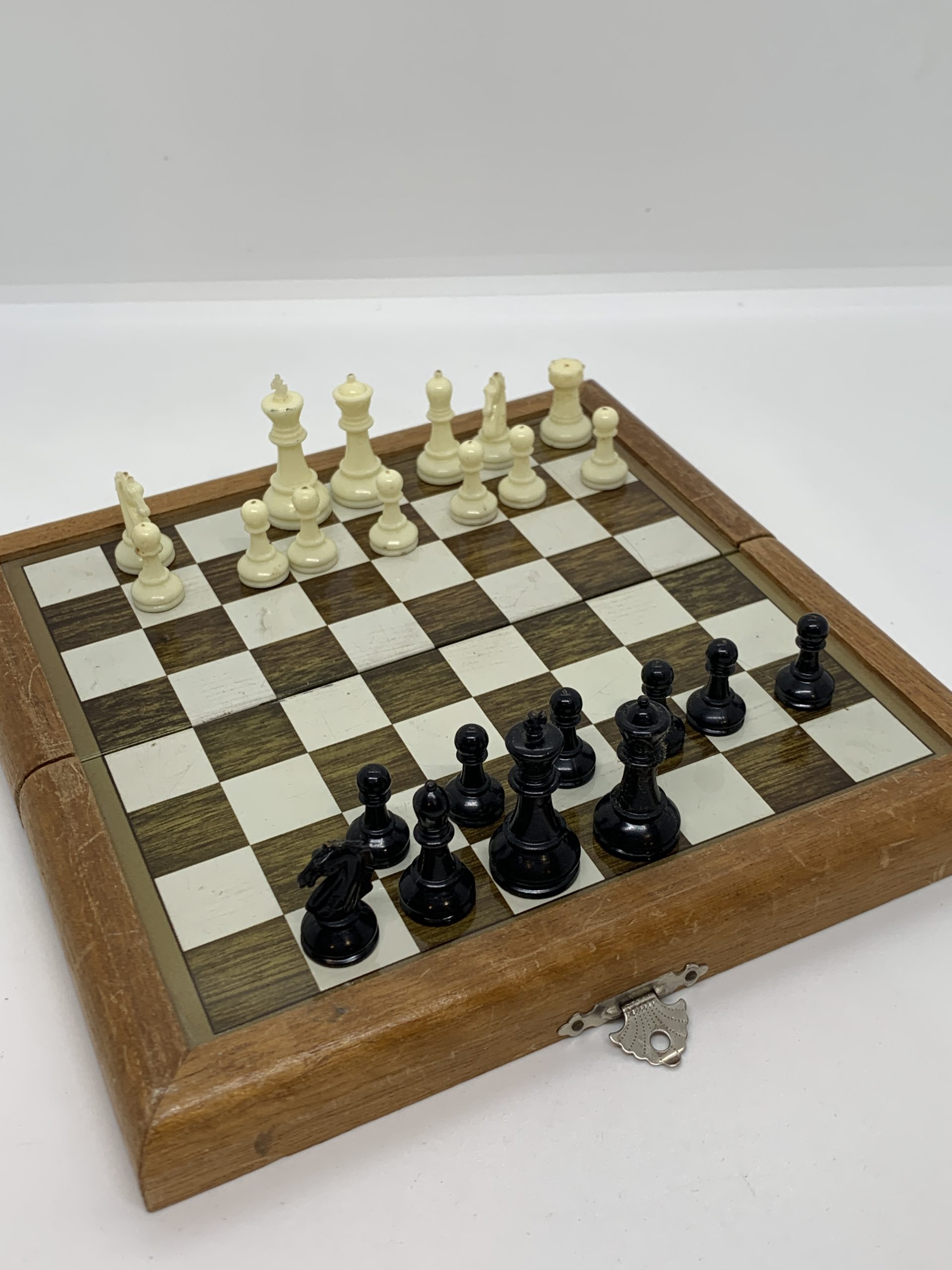 Small Travel Chess Set with Magnetic Plastic Pieces and Board (18x18cm ...