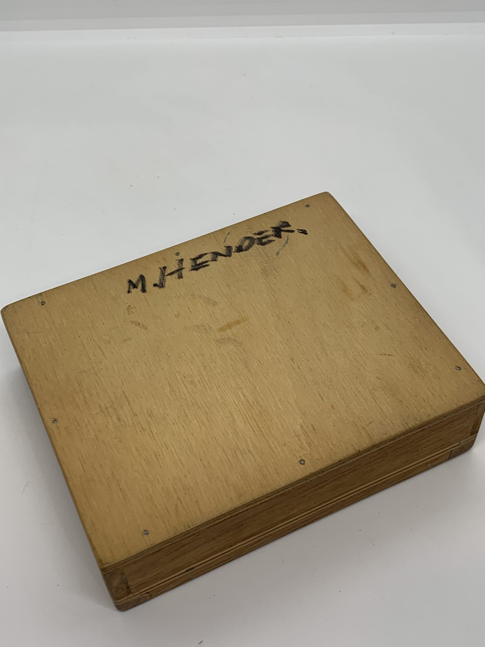 Uno Set in Wooden Box with Instructions - Vintage Keepsakes