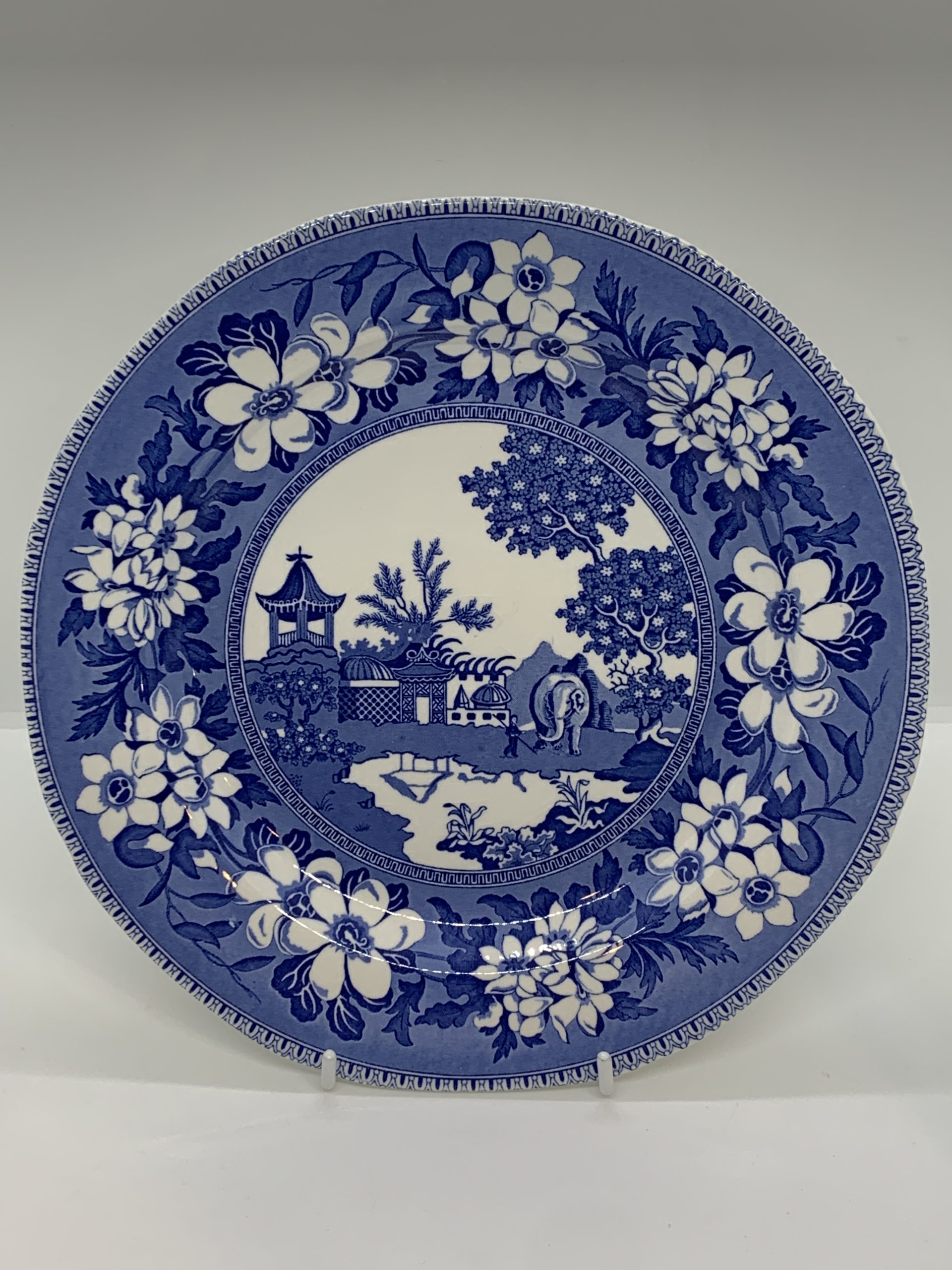 The Edmund Leigh Gallery Blue and White Elephant 24cm Plate - Vintage Keepsakes