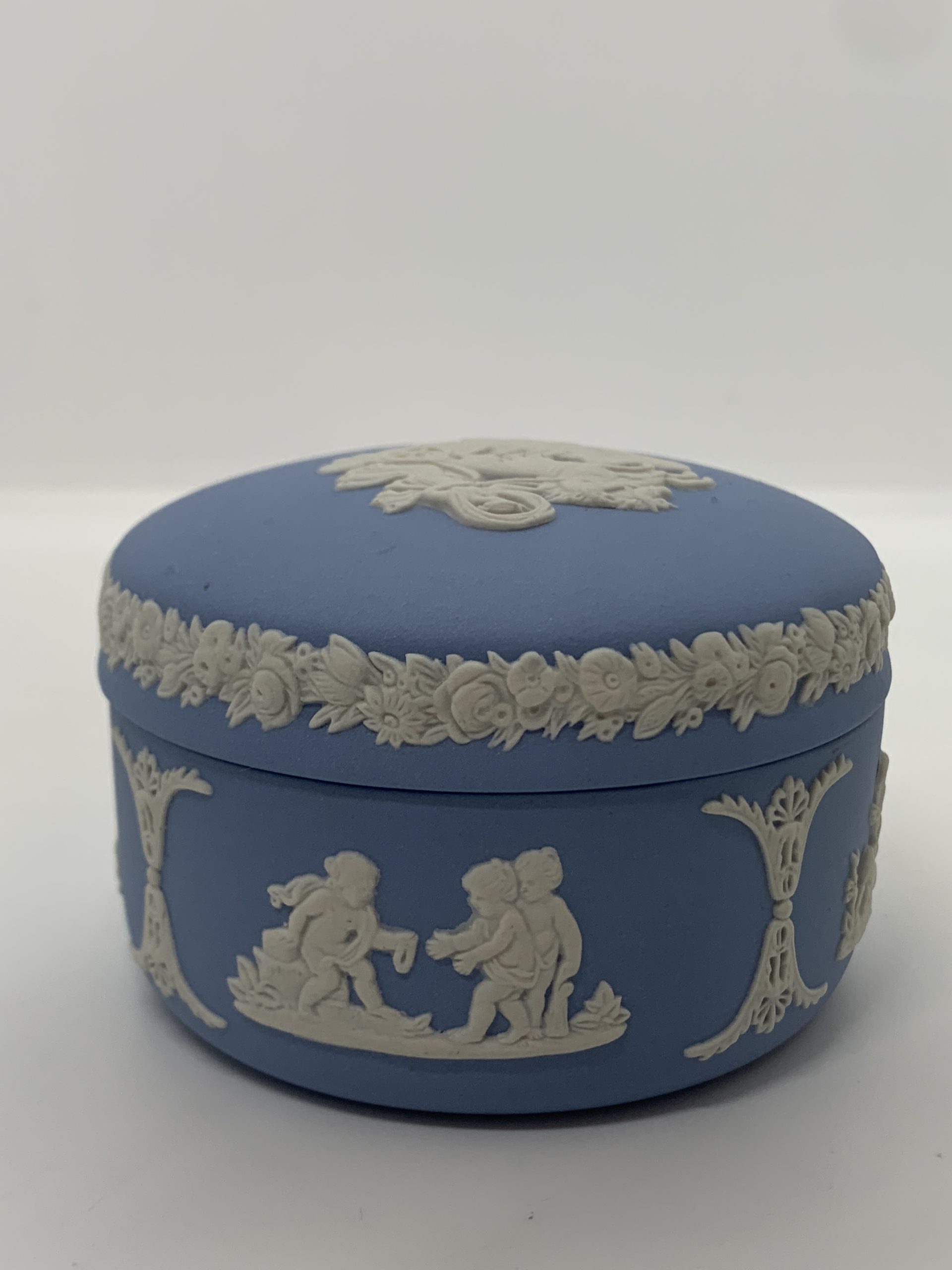 Wedgwood Jasperware Kidney shaped Trinket Dish 8cm - Vintage Keepsakes