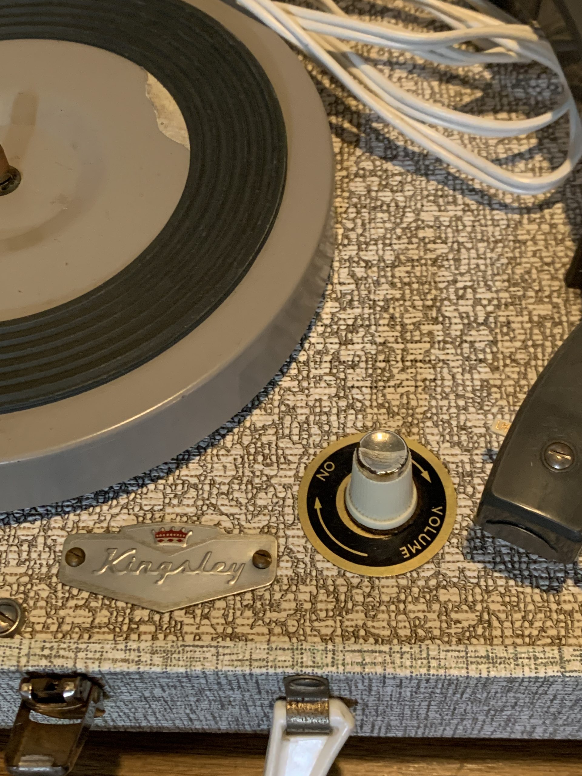 1960s Kingsley Retro Portable Record Player - Vintage Keepsakes
