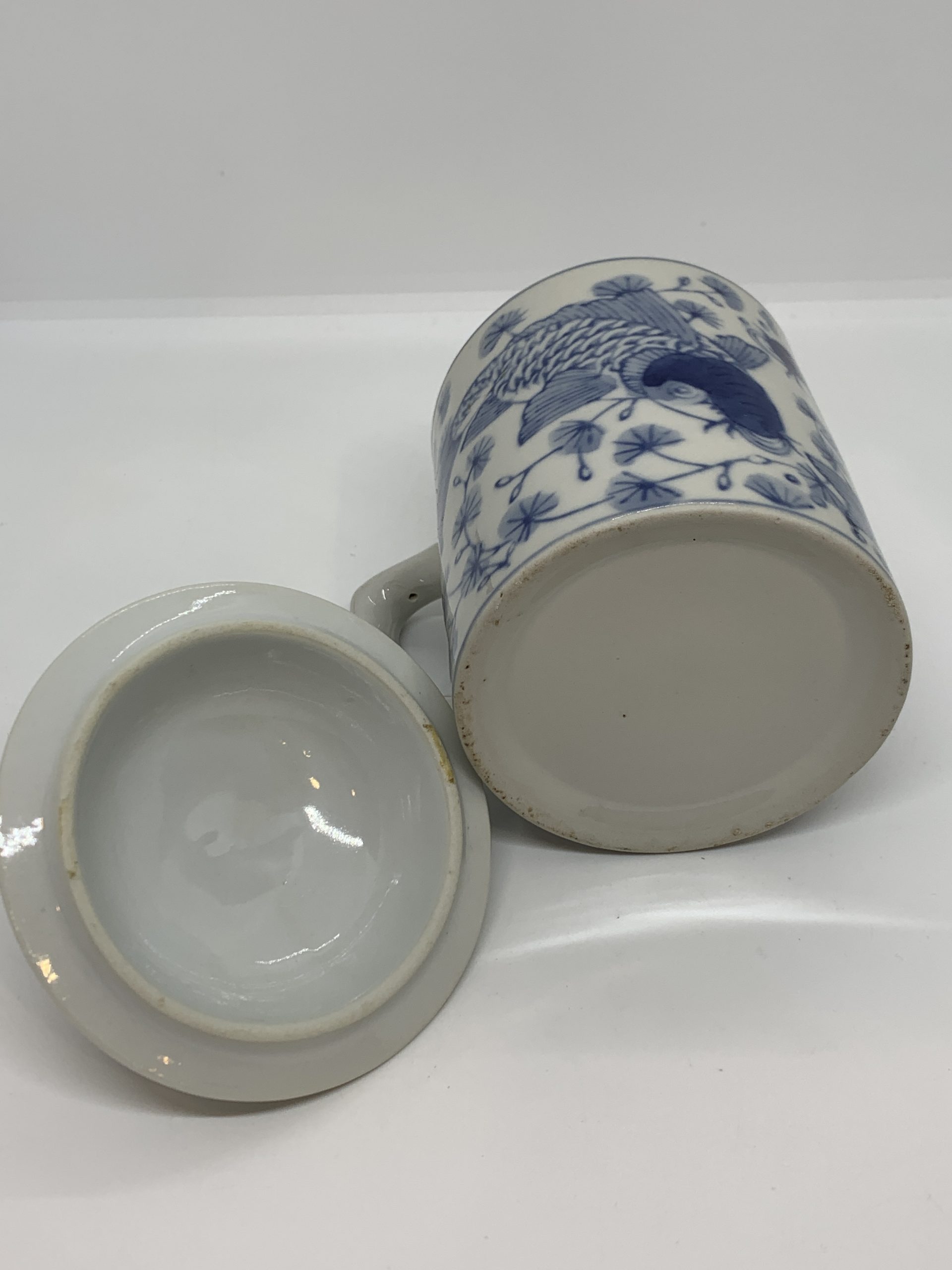Blue and White Asian Koi Fish Mug with lid - Vintage Keepsakes
