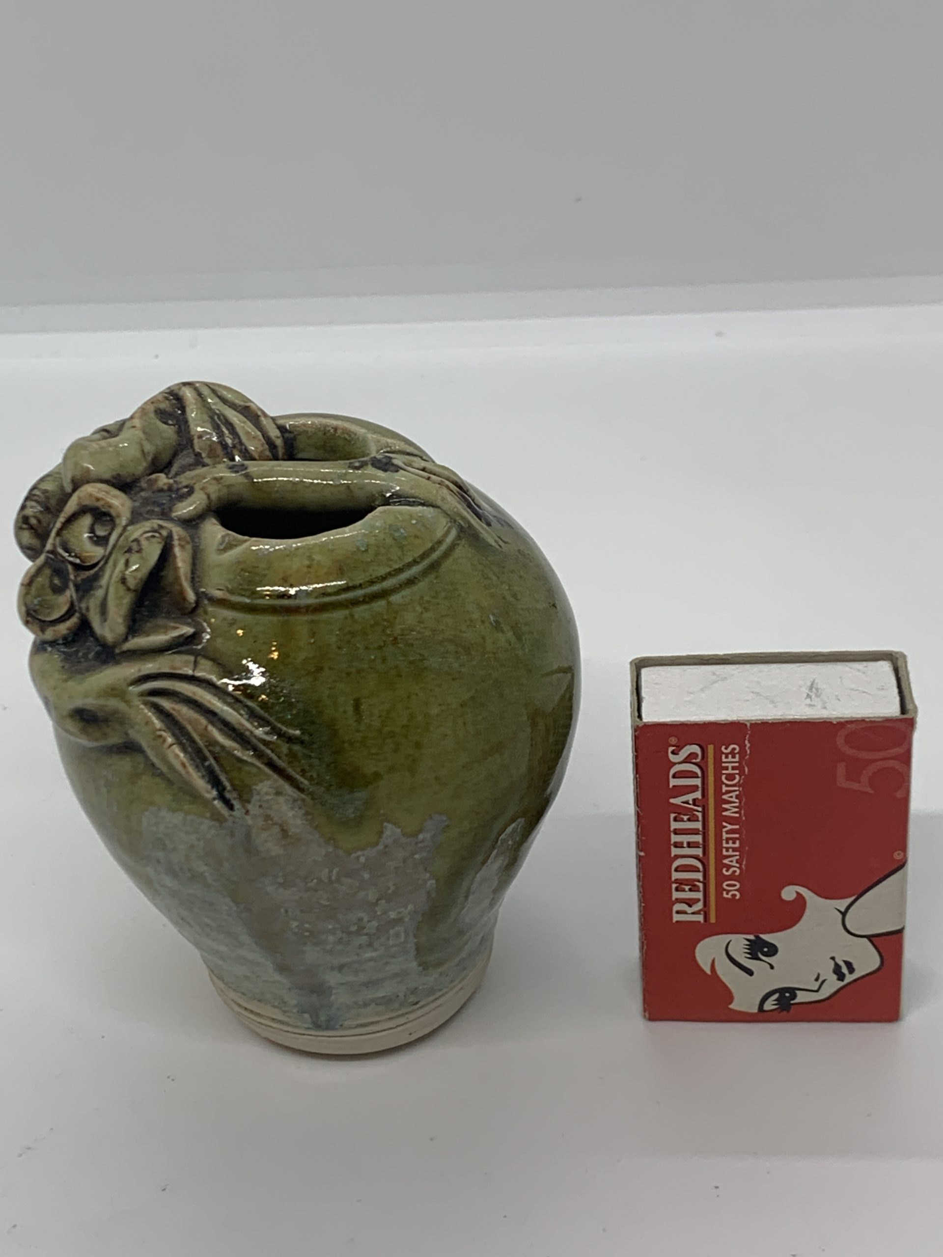 Peter Smith Pottery Vase 8.5cm with Frog - Vintage Keepsakes