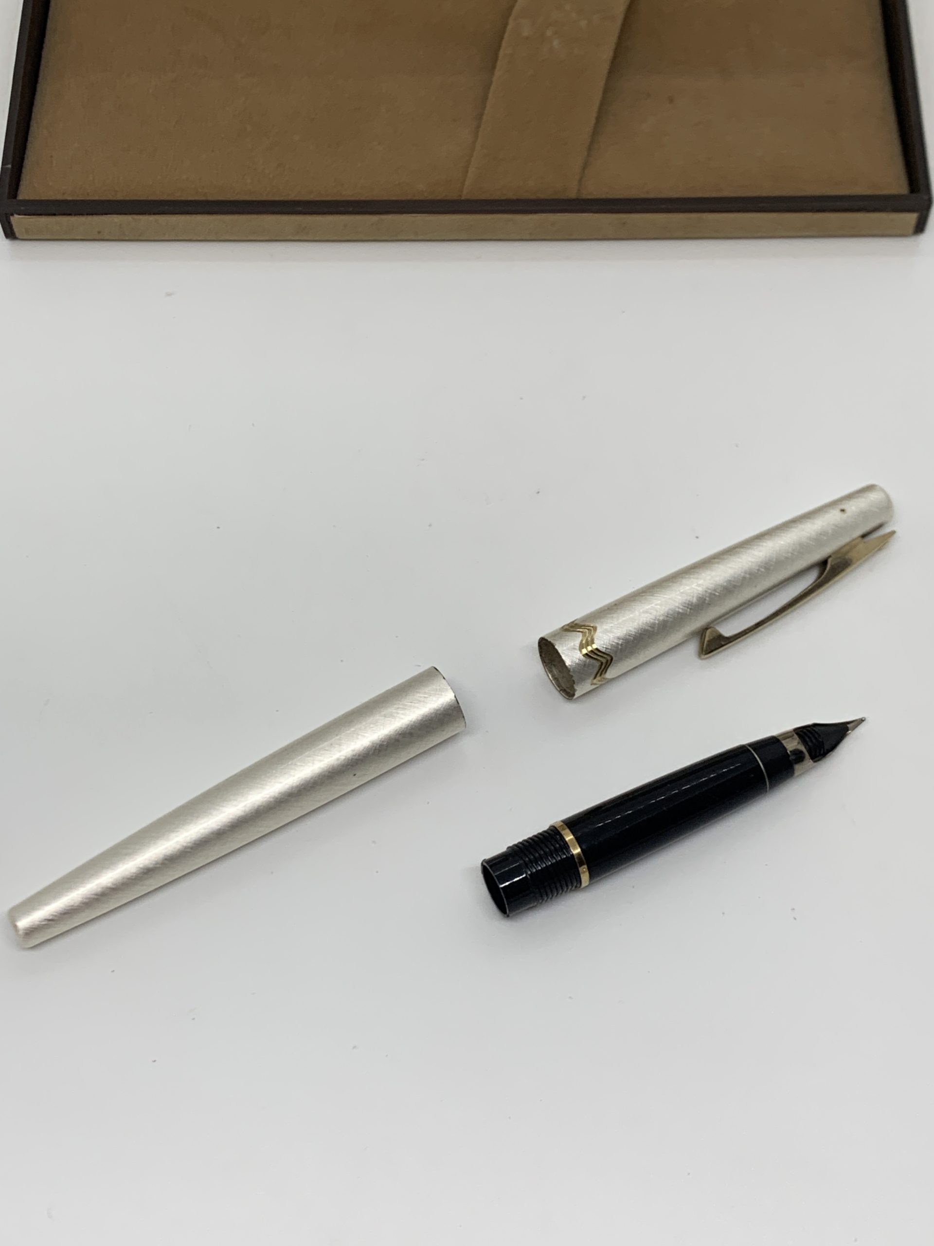 Targa by Sheaffer Pen in Case (Paladium Silver Nib) - Vintage Keepsakes