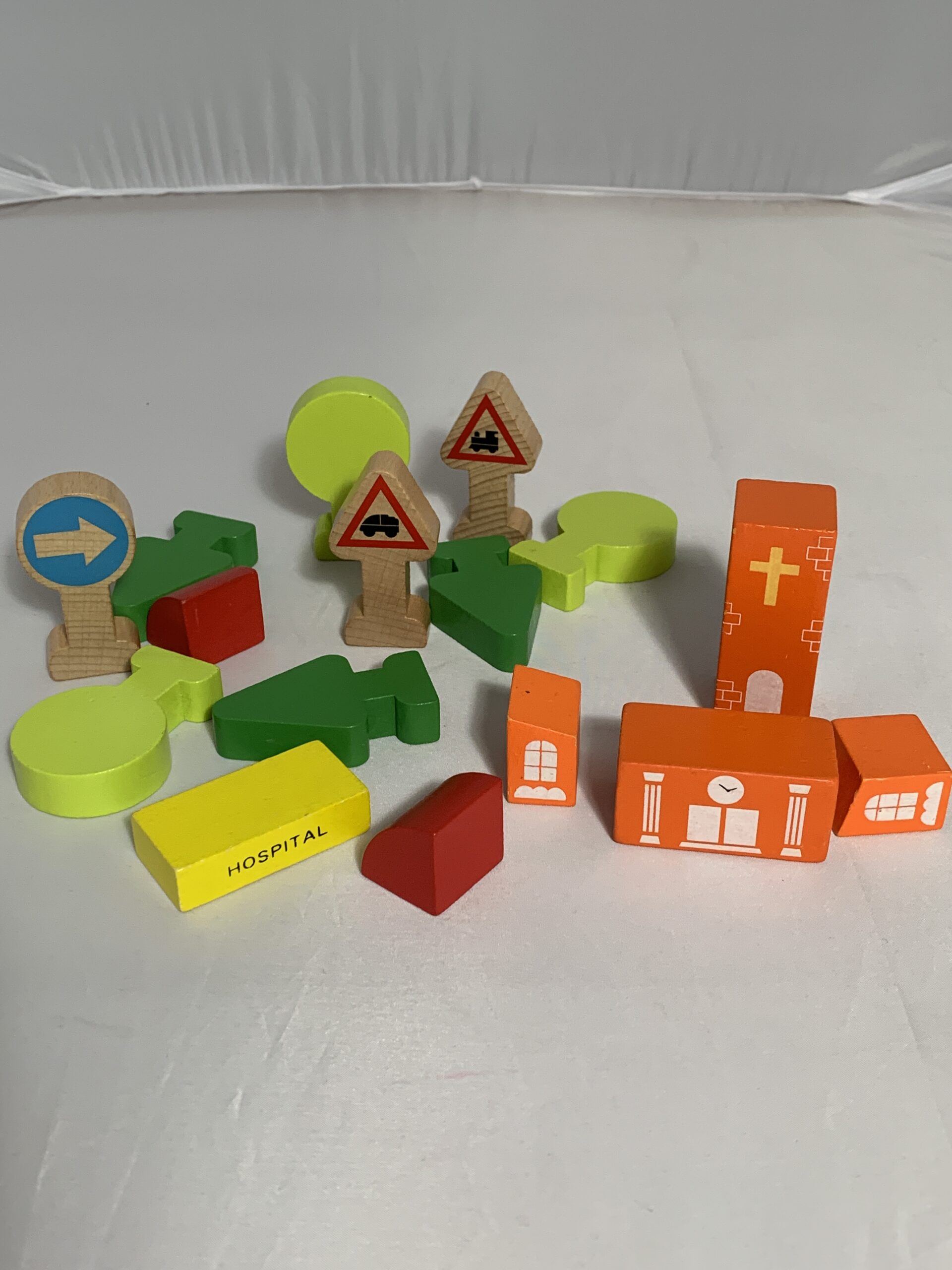 Blocks with Pictures including Trees and Signs - Vintage Keepsakes