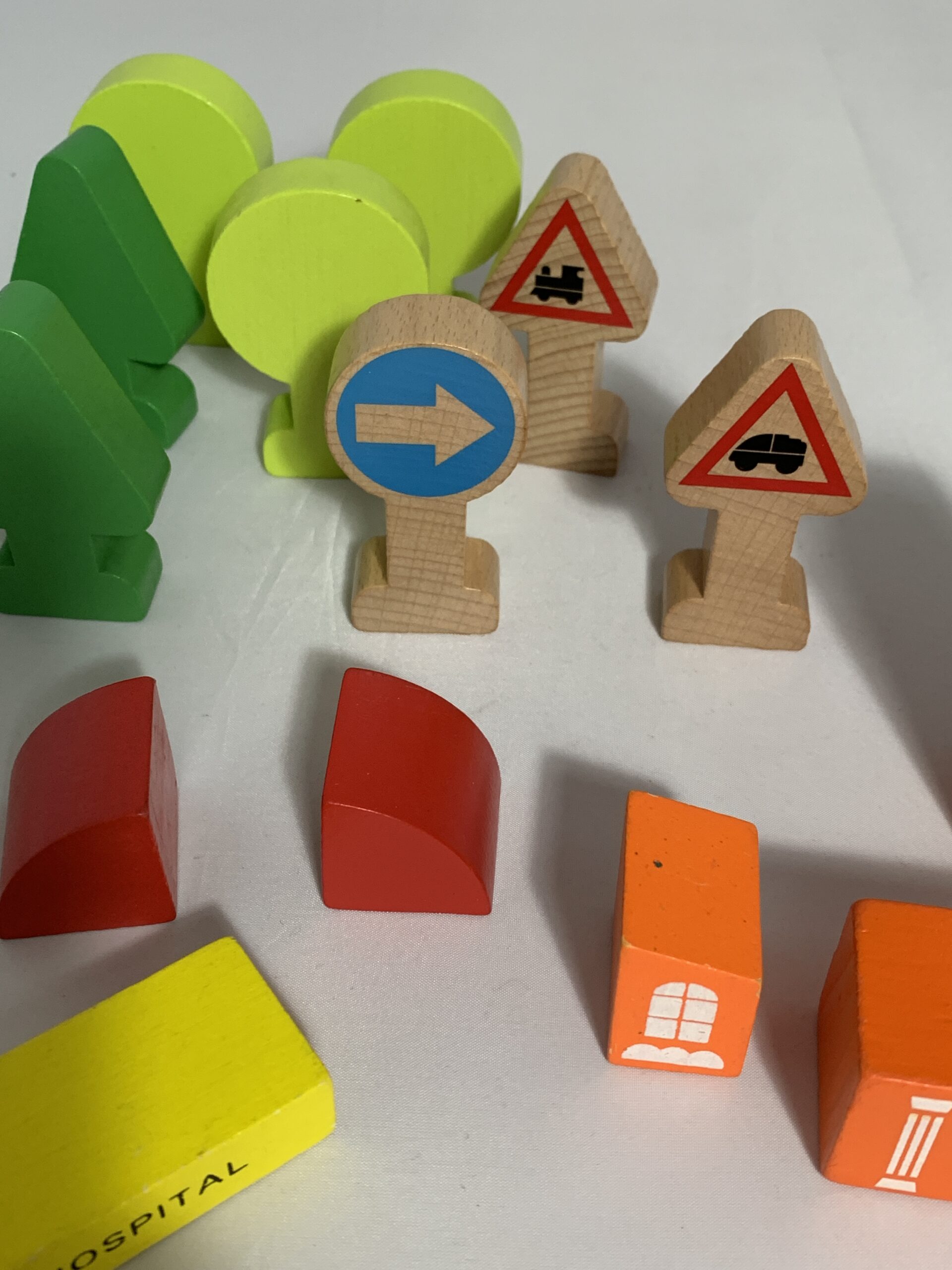 Blocks with Pictures including Trees and Signs - Vintage Keepsakes