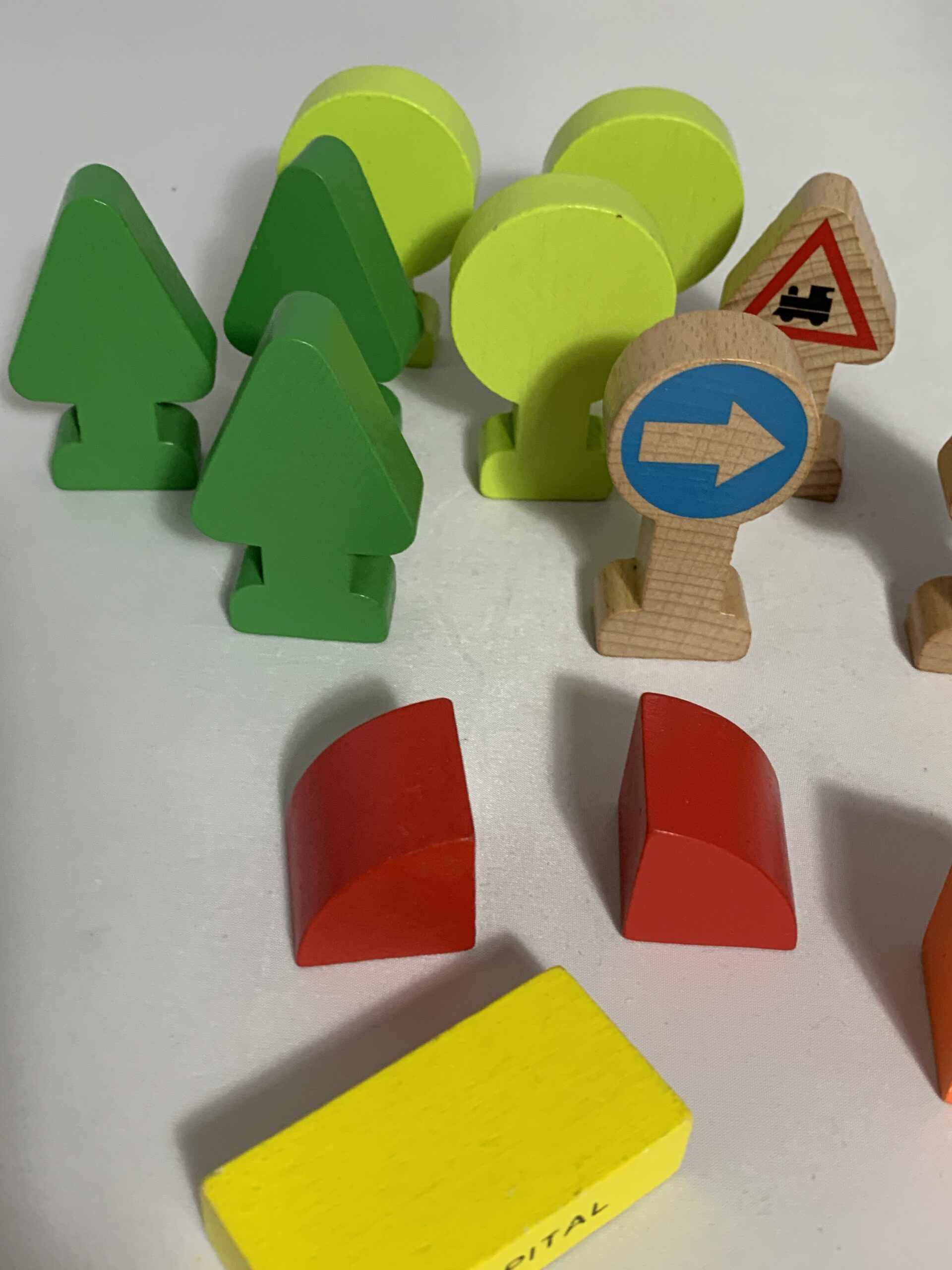 Blocks with Pictures including Trees and Signs - Vintage Keepsakes