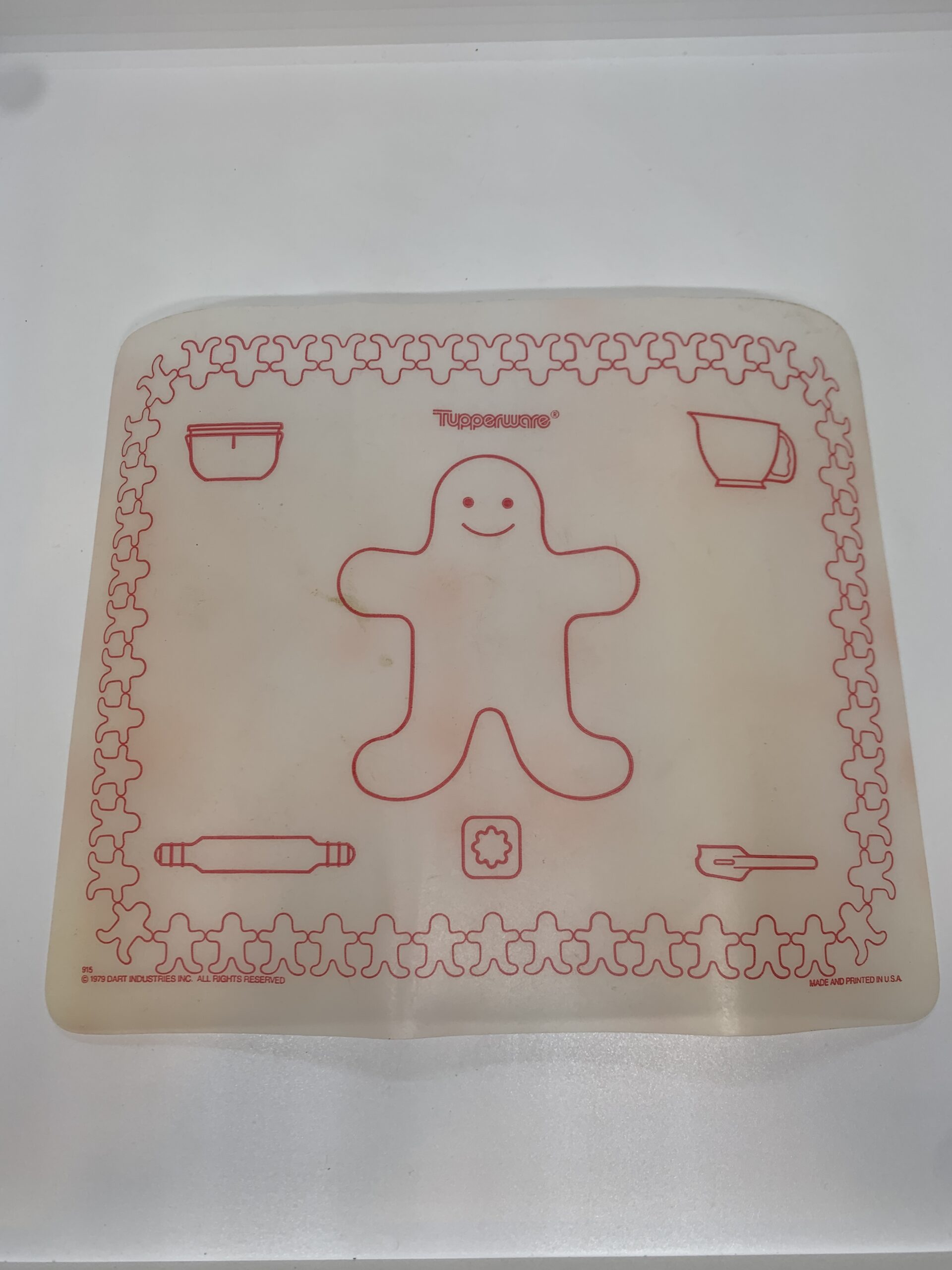 Tupperware Gingerbreadman Pastry Mat (28x23cm) - Vintage Keepsakes