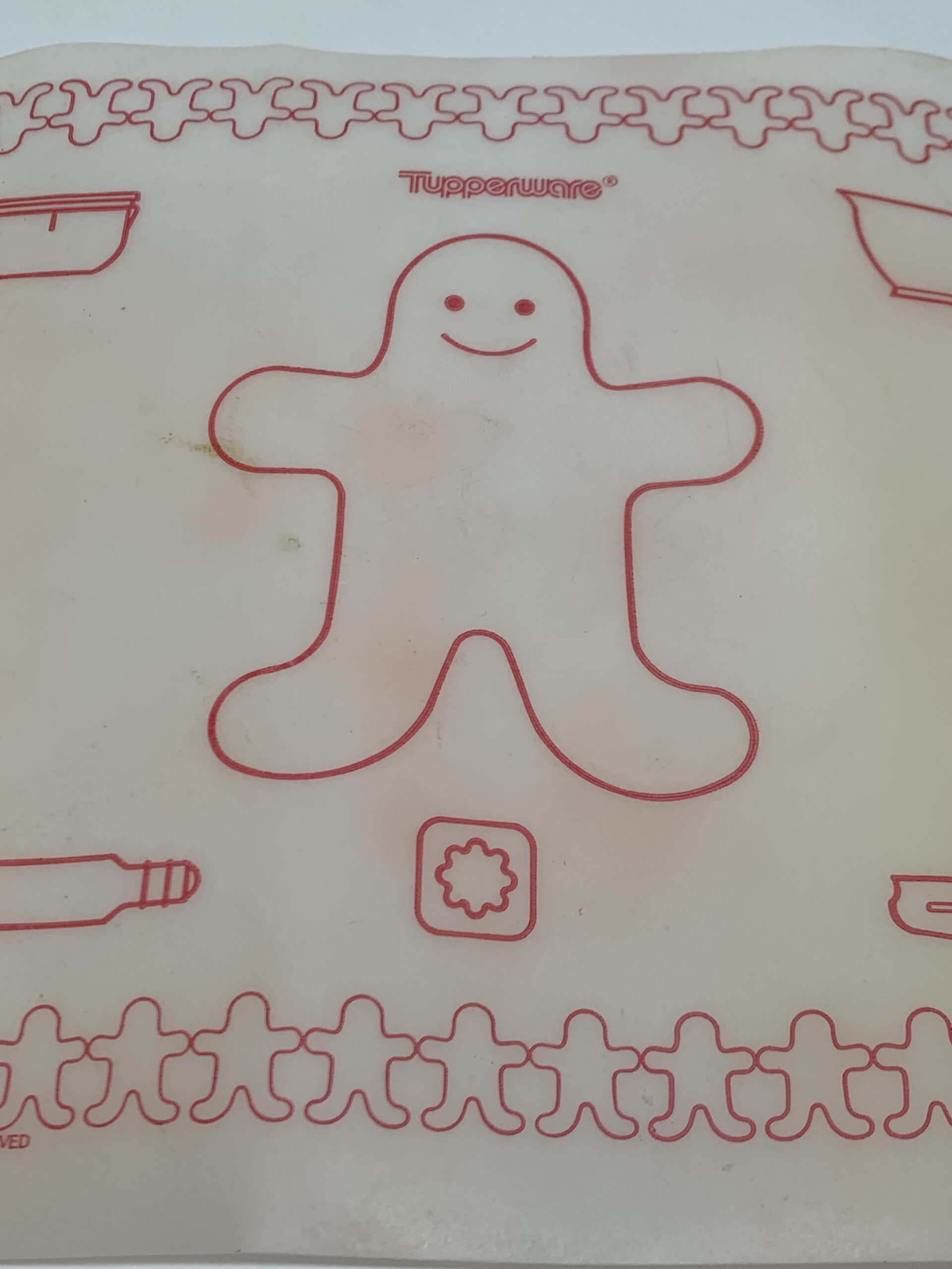 Tupperware Gingerbreadman Pastry Mat (28x23cm) - Vintage Keepsakes