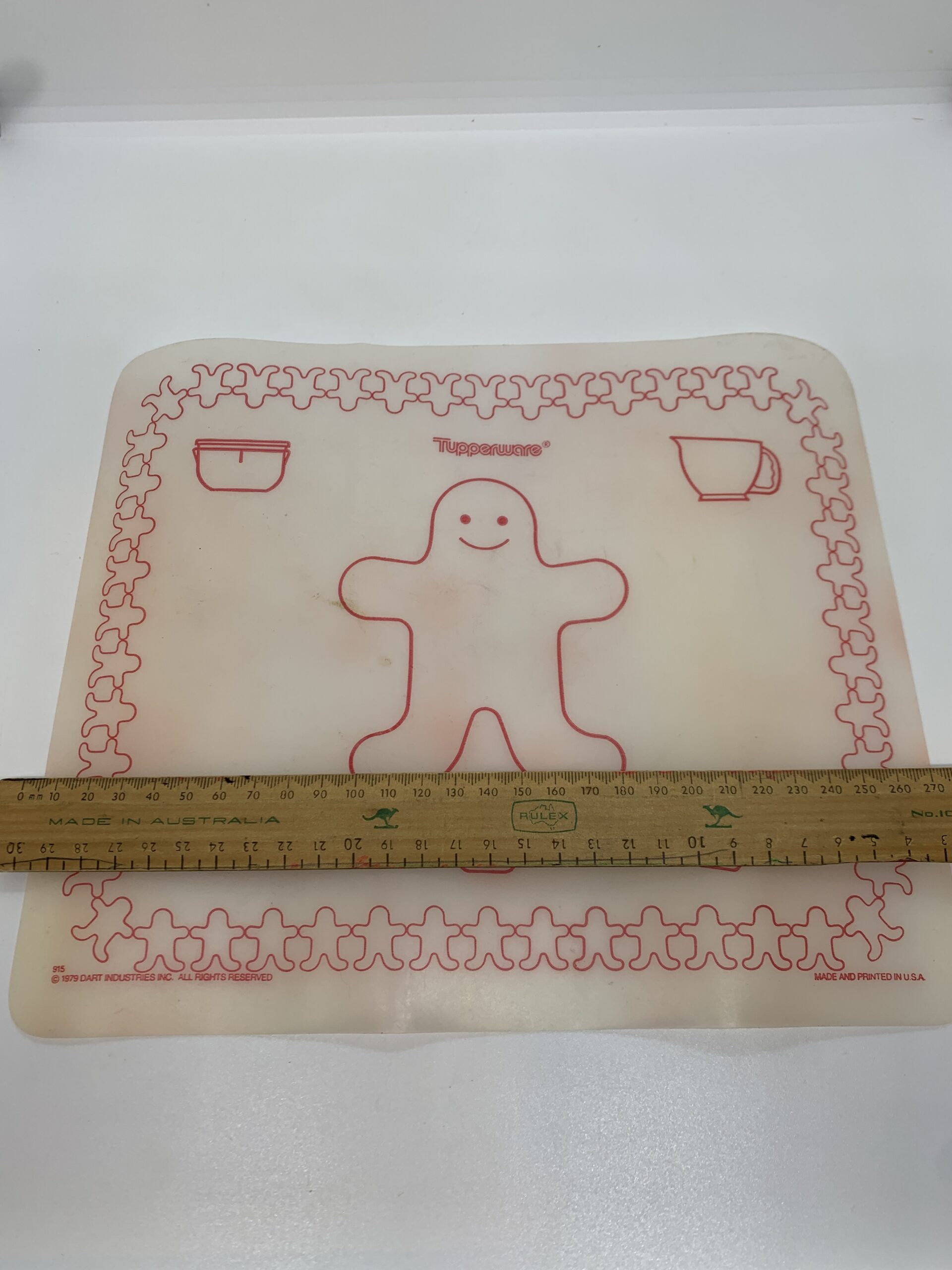 Tupperware Gingerbreadman Pastry Mat (28x23cm) - Vintage Keepsakes