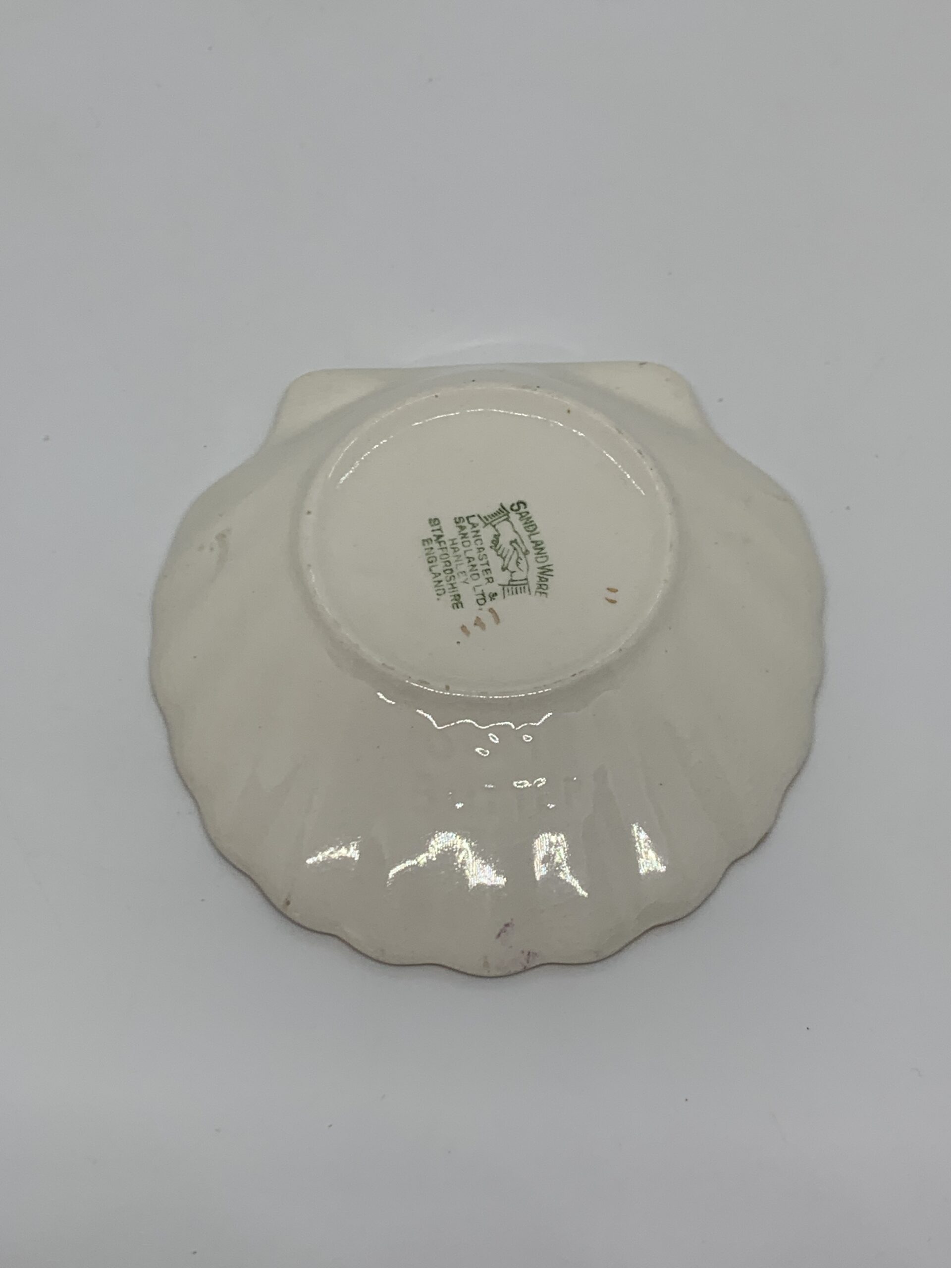 Lancaster and Sandland Plate In an Olde World Garden Shell Dish 20cm ...