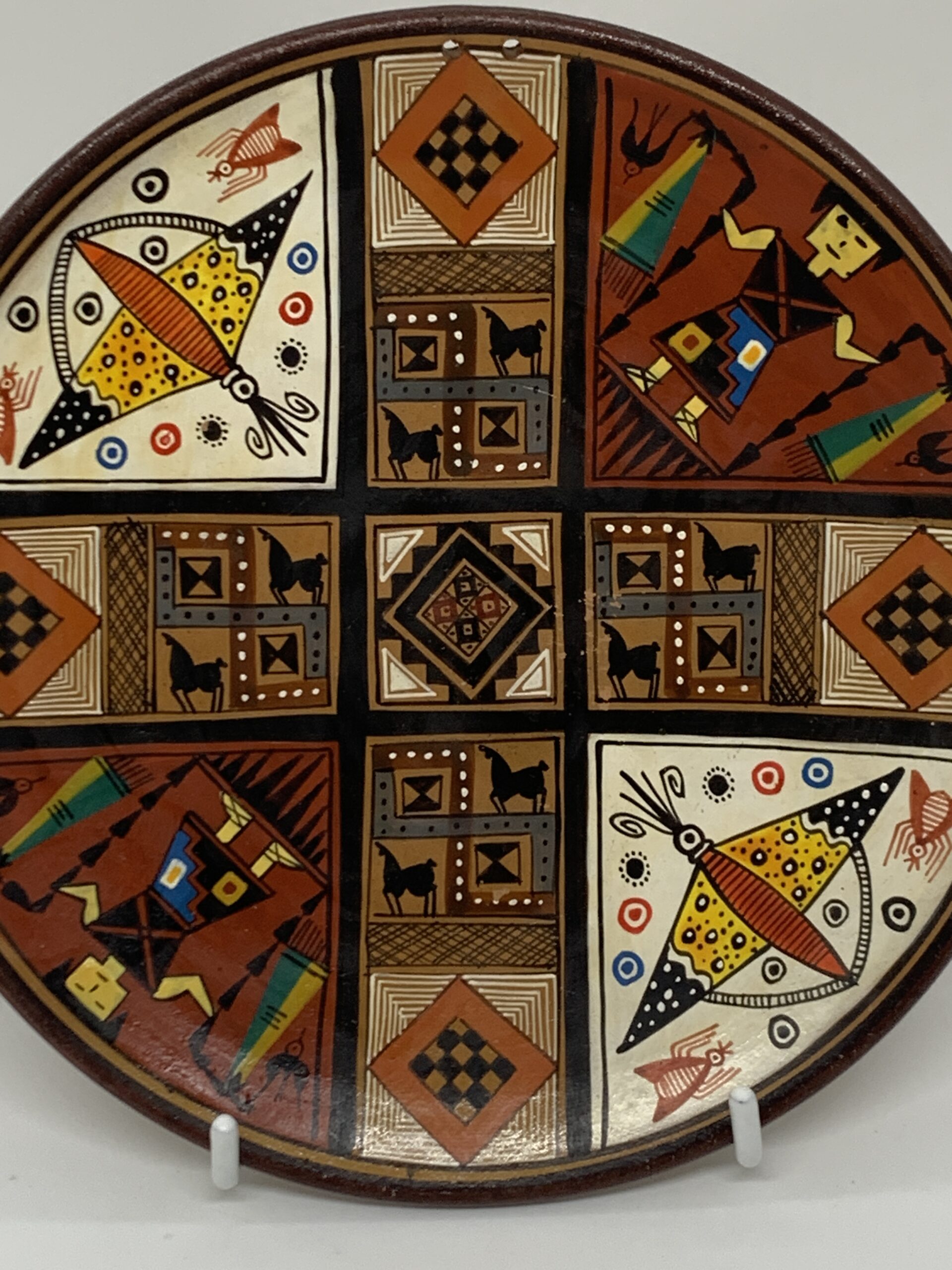 Handpainted Peruvian Plate 17cm - Vintage Keepsakes