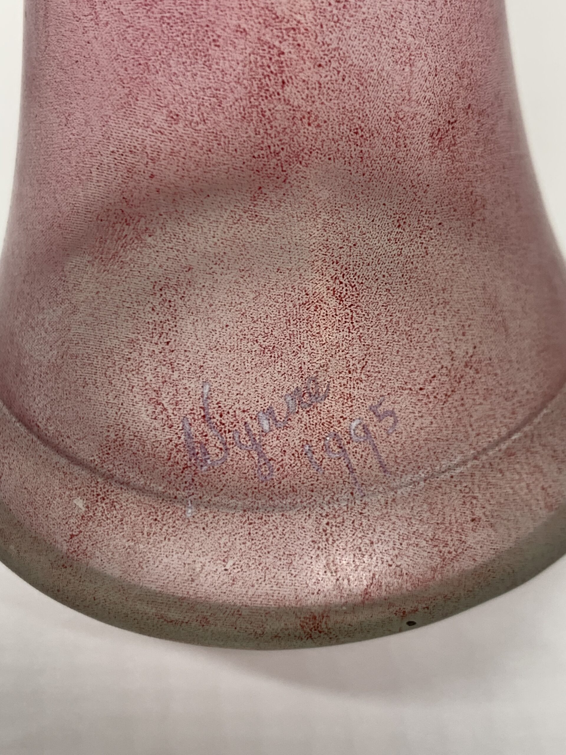 Vintage Hand Painted Ruffled Rim Vase 19cm - marked Wynne 1995 ...