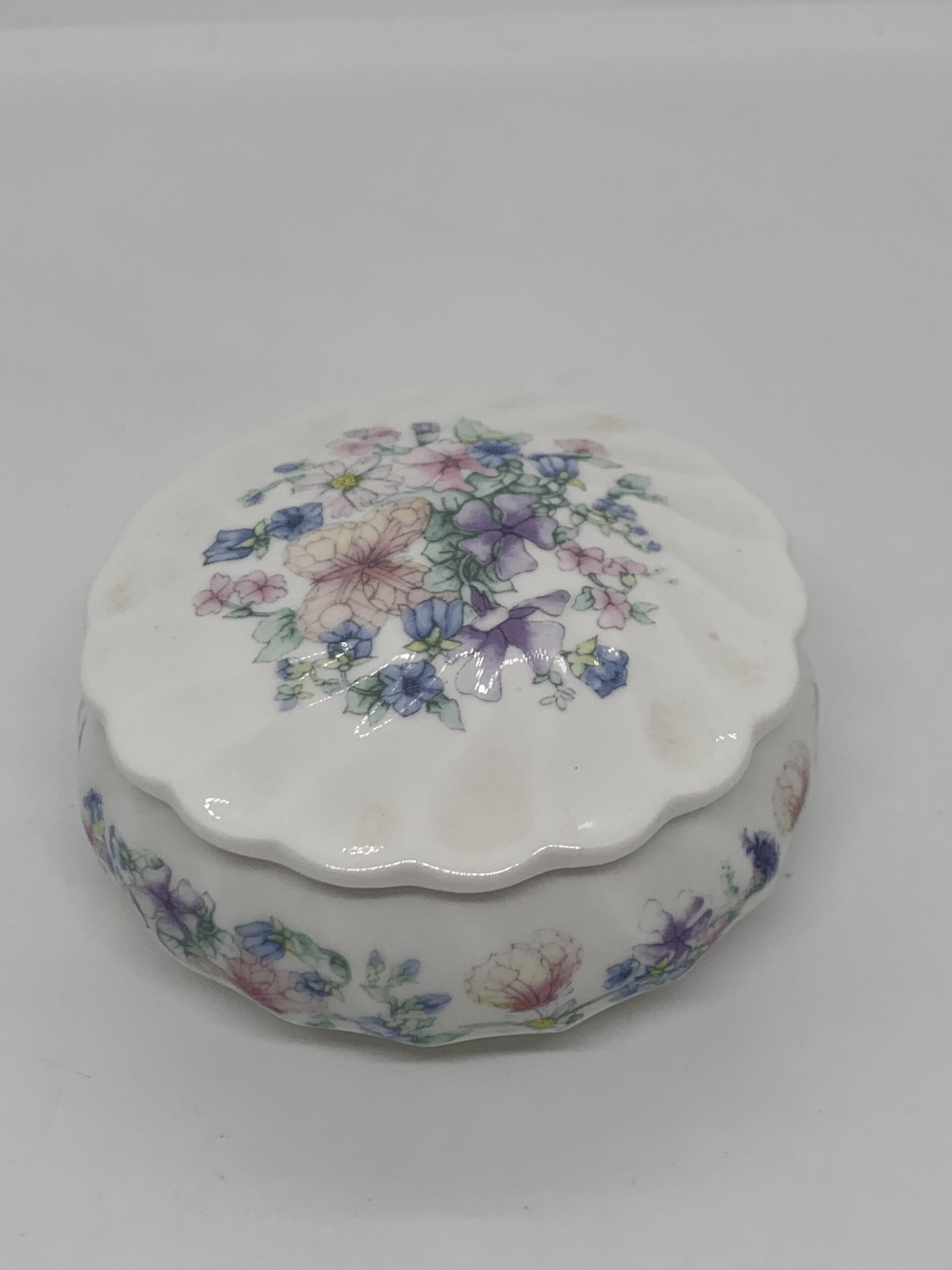 Wedgwood Angela Small Trinket Box 8cm wide - Vintage Keepsakes