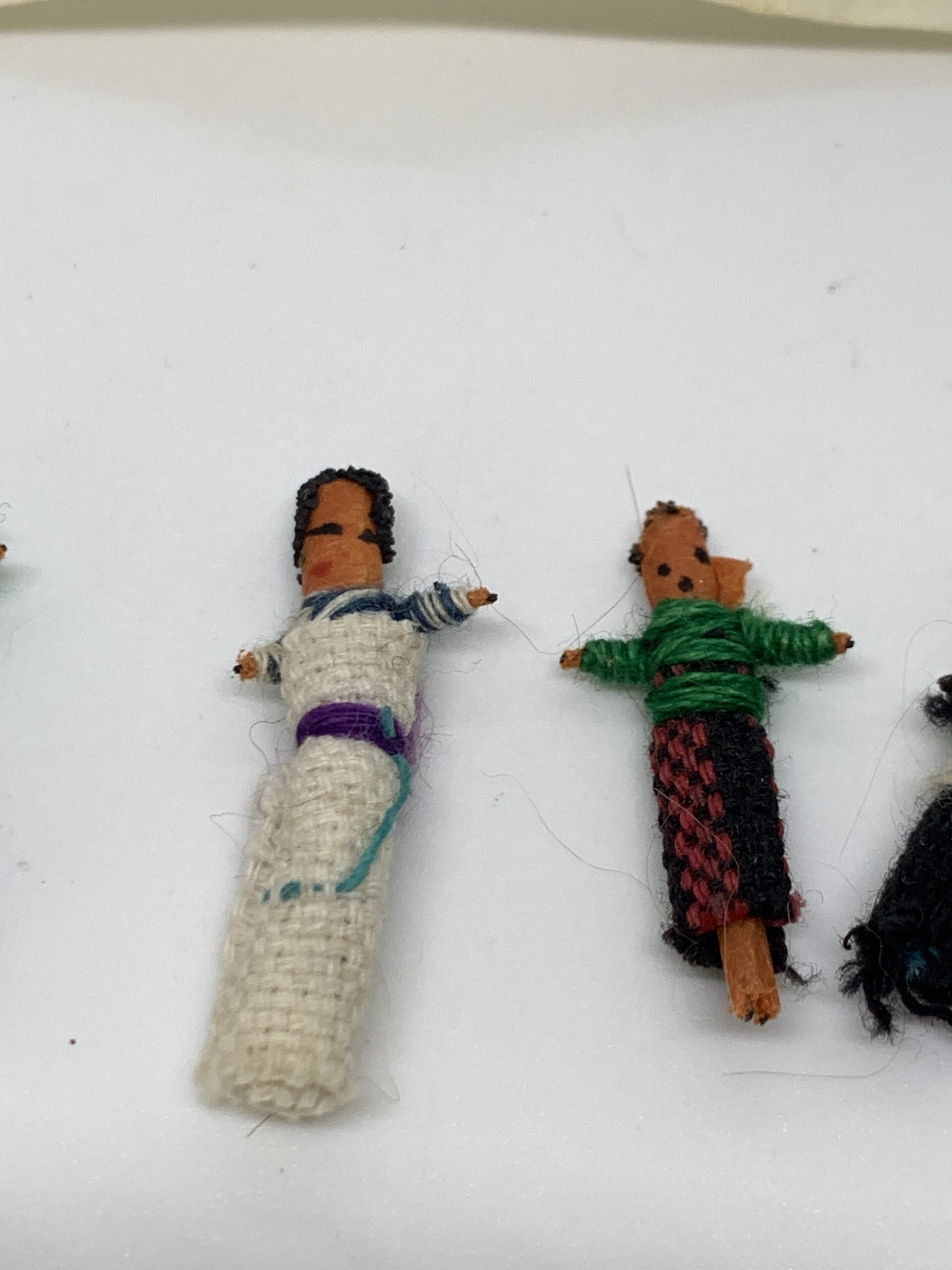 Guatemalan Worry Dolls in Original Box - Vintage Keepsakes