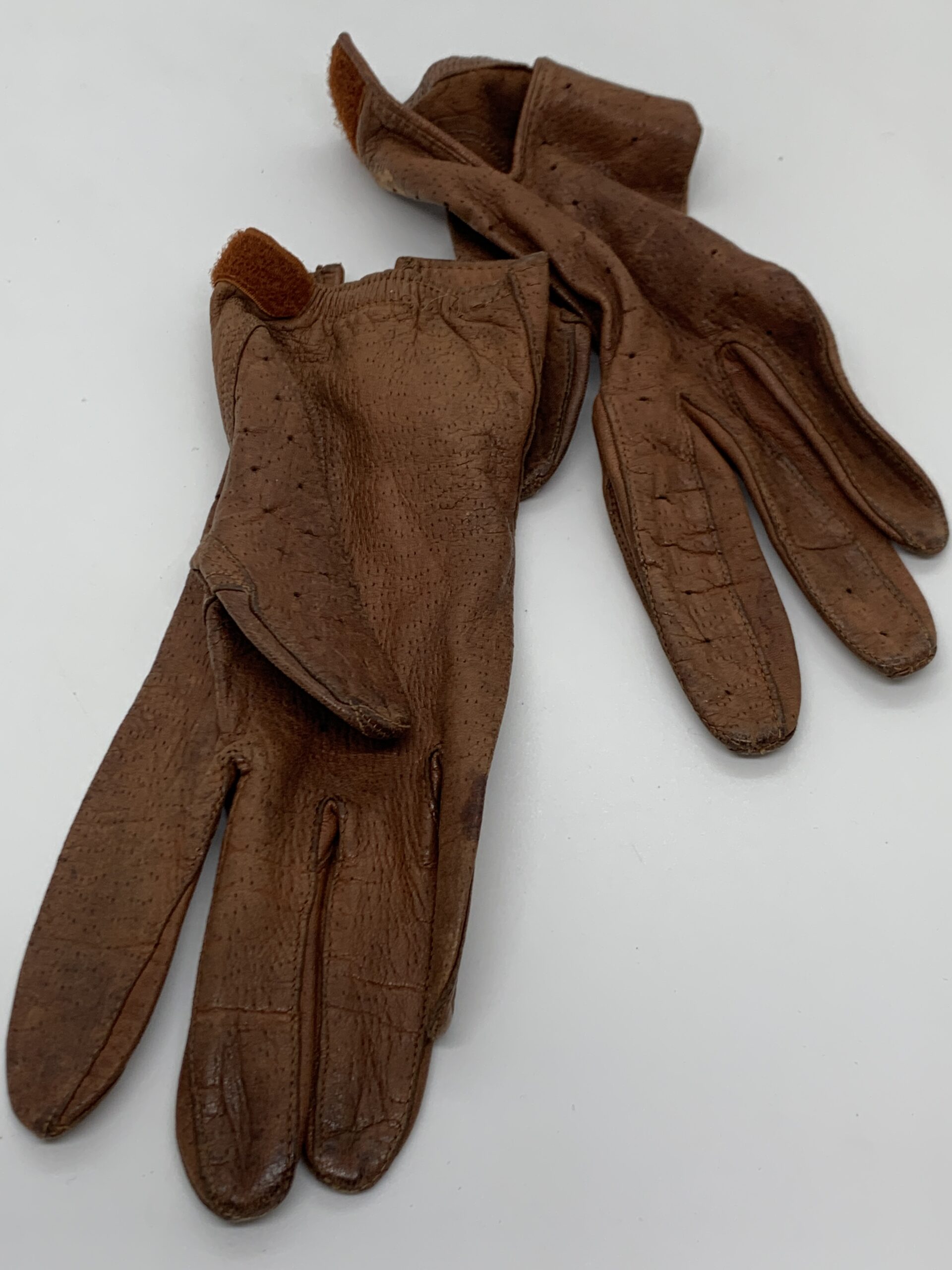 Ladies Leather Gloves - Vintage Keepsakes