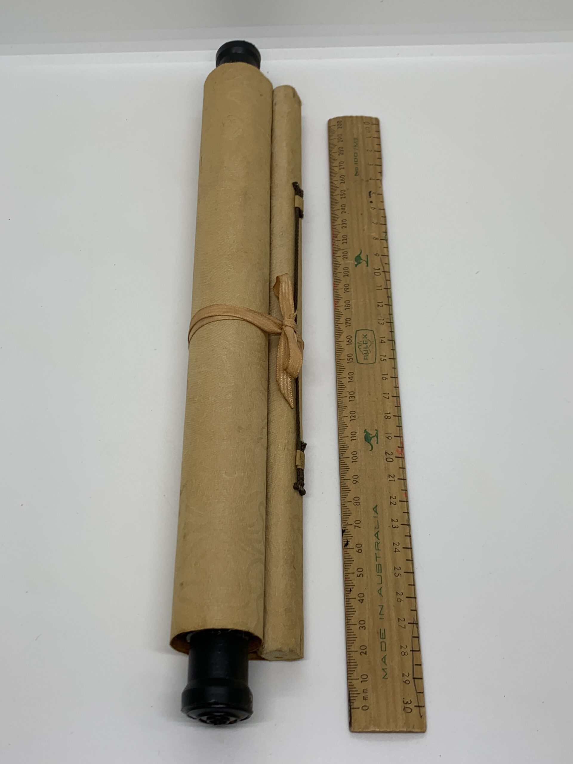 Scroll marked ilaR 97 Singapore - Vintage Keepsakes